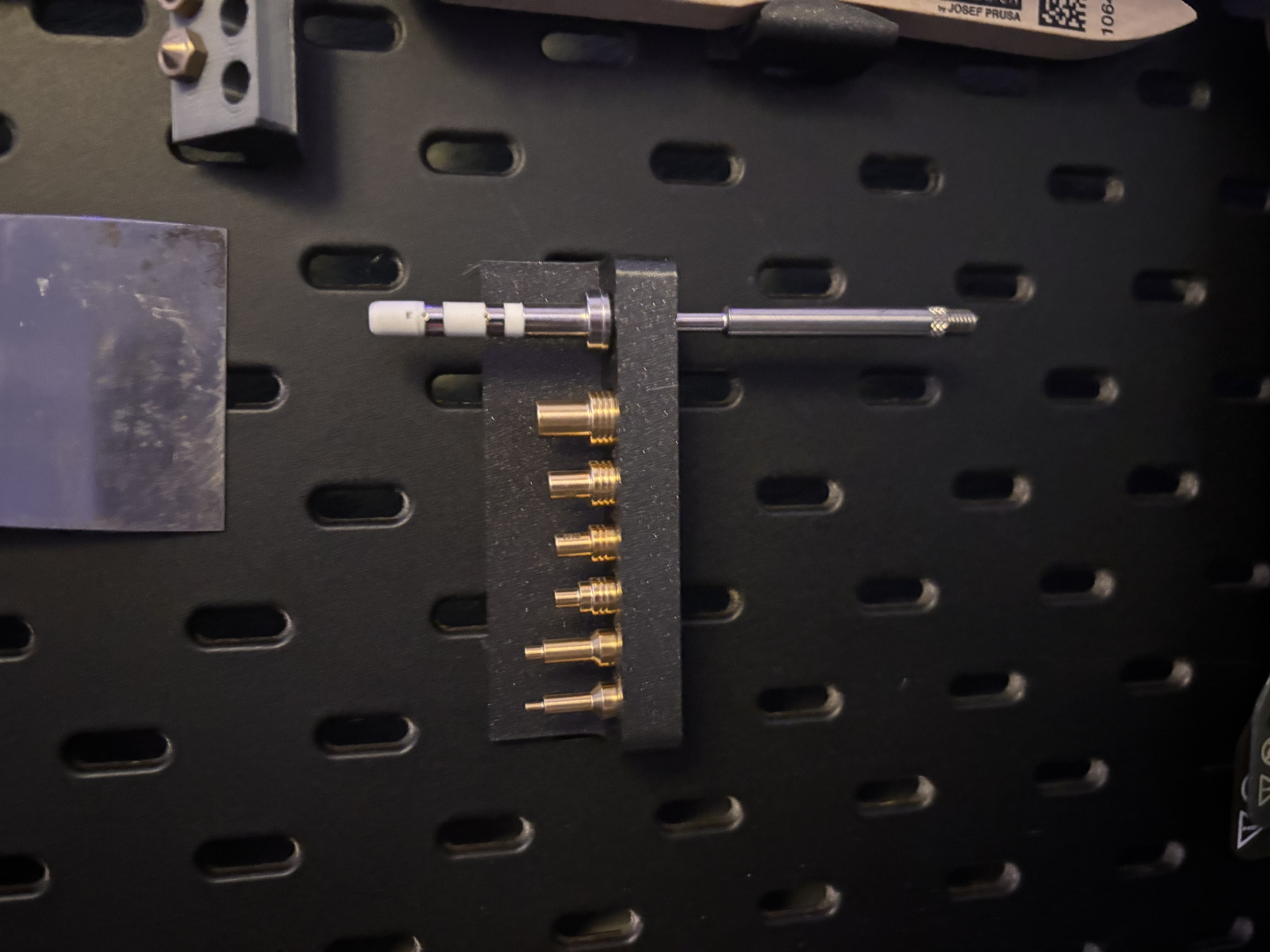 Skadis mount for CNC Kitchen heat set inserts by KarlIRL | Download ...