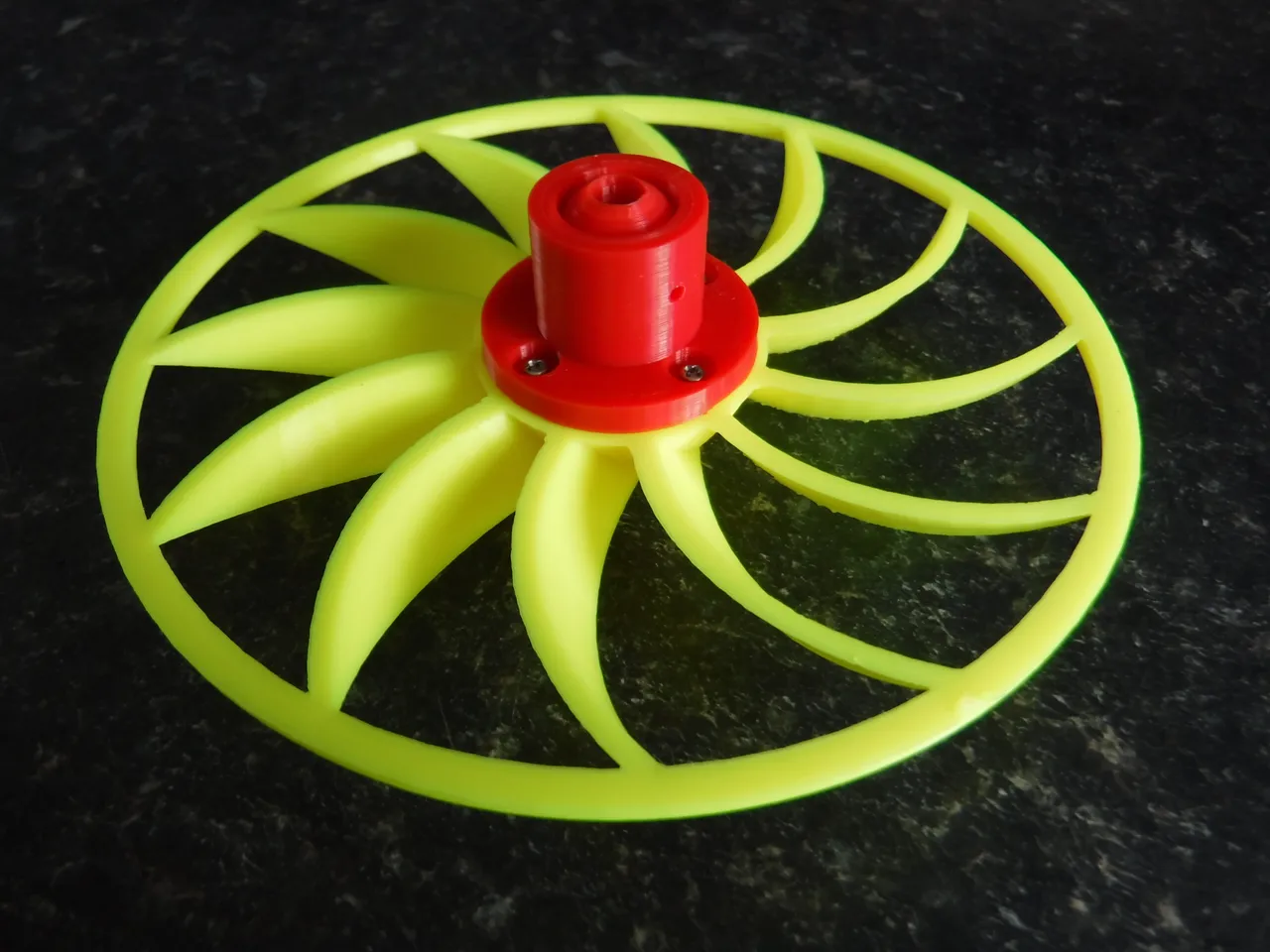 Sun ray pattern (multi blade horizontal propeller), self orientating ...