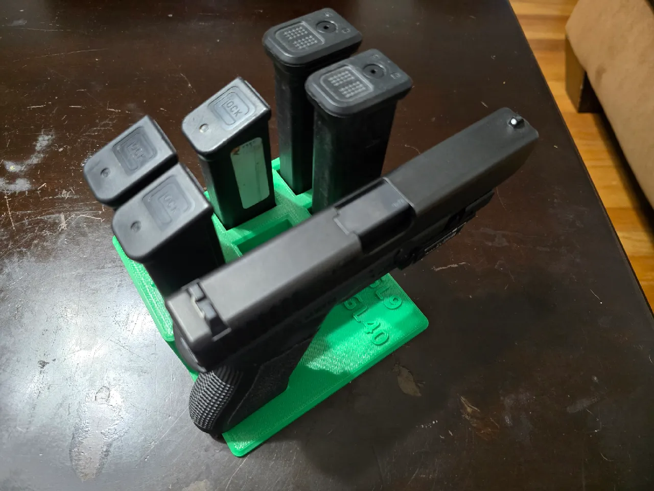 Glock 17 stand with mag storage by Boosted240 | Download free STL model ...