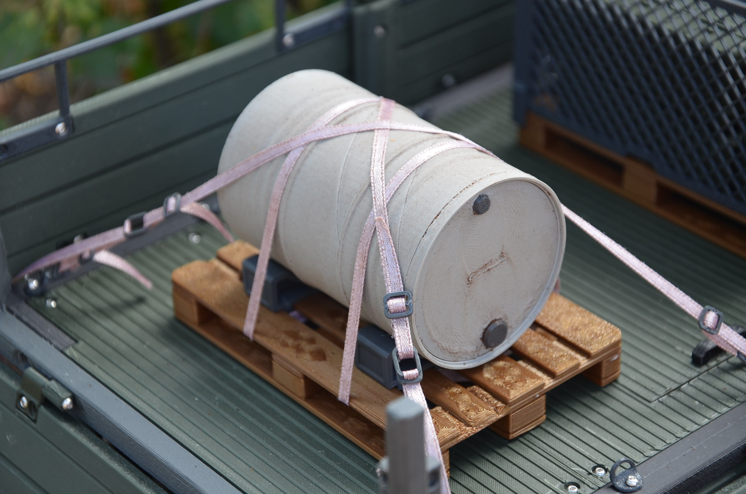 Euro Pallet Barrel Mount 1/10 scale by firstgizmo | Download free STL ...