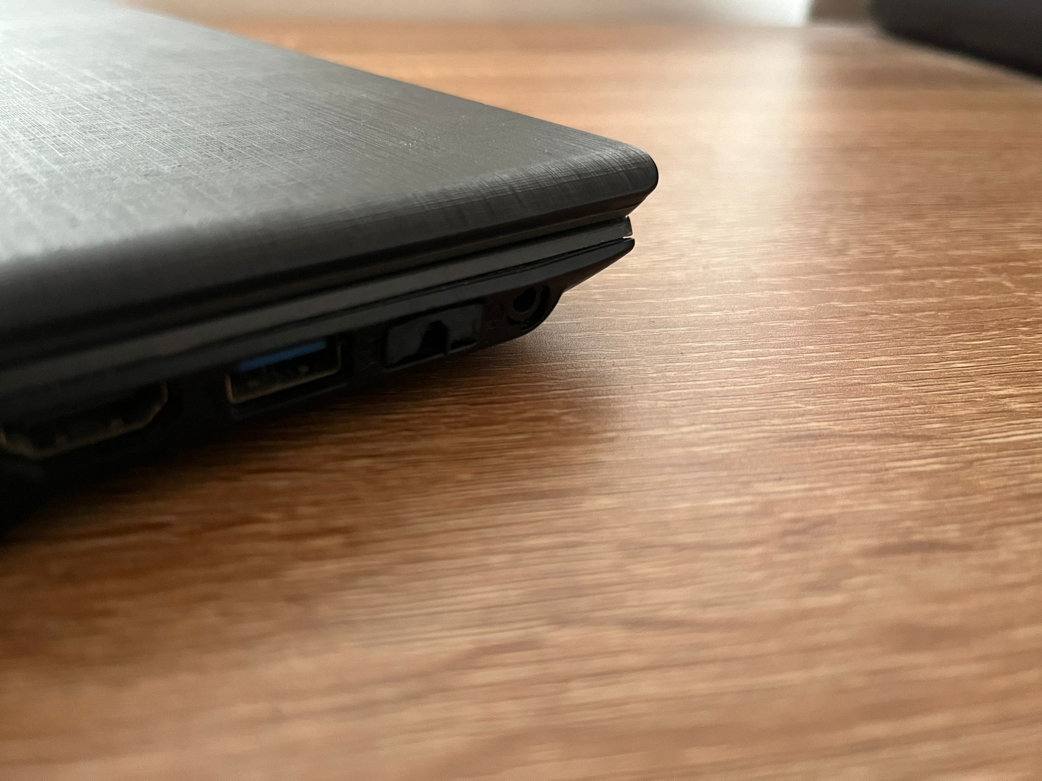 usb port cover - copertura porta usb by Enrico Zanardo | Download free ...