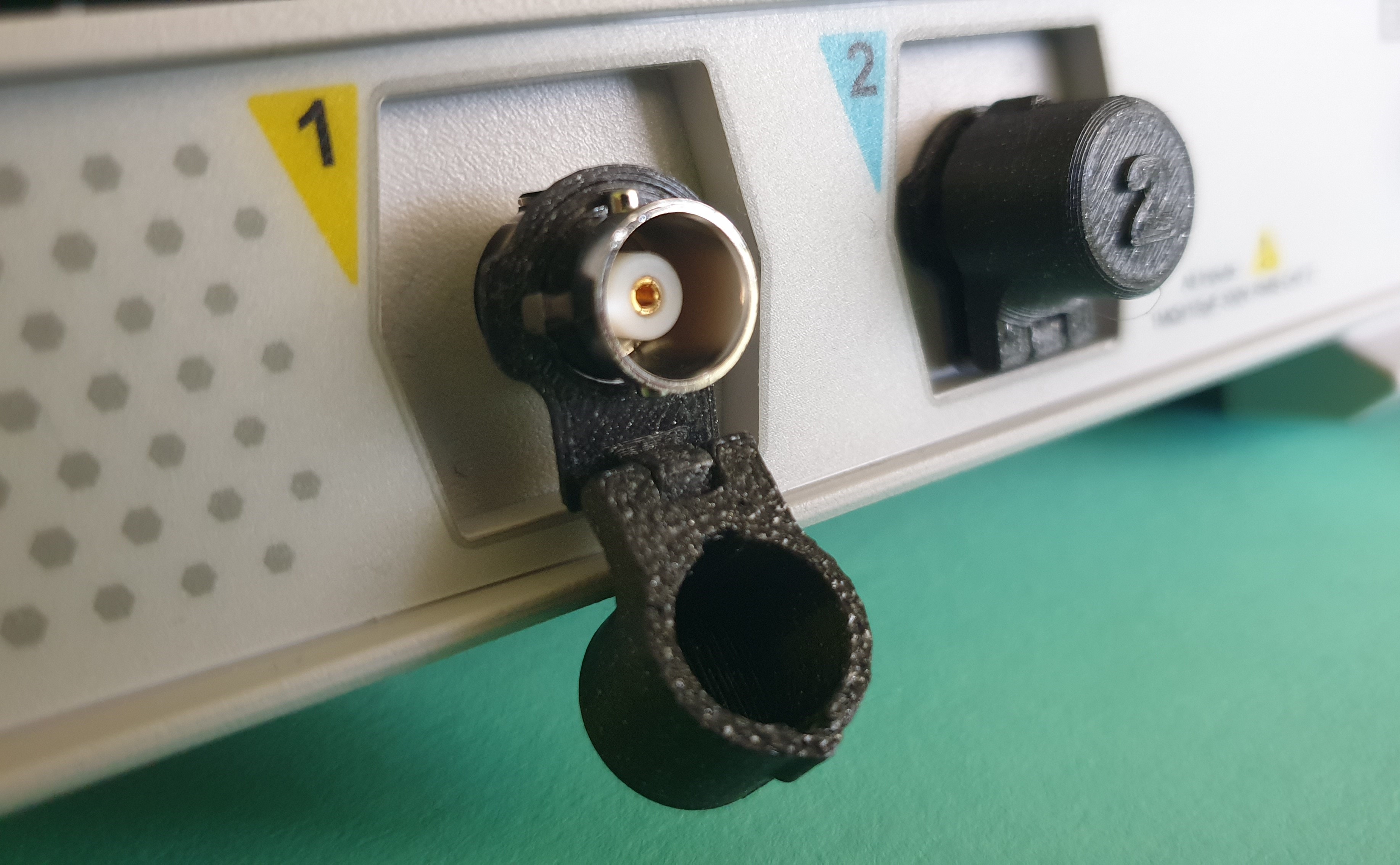 Capuchones protectores para conectores BNC. Protective caps for BNC ...