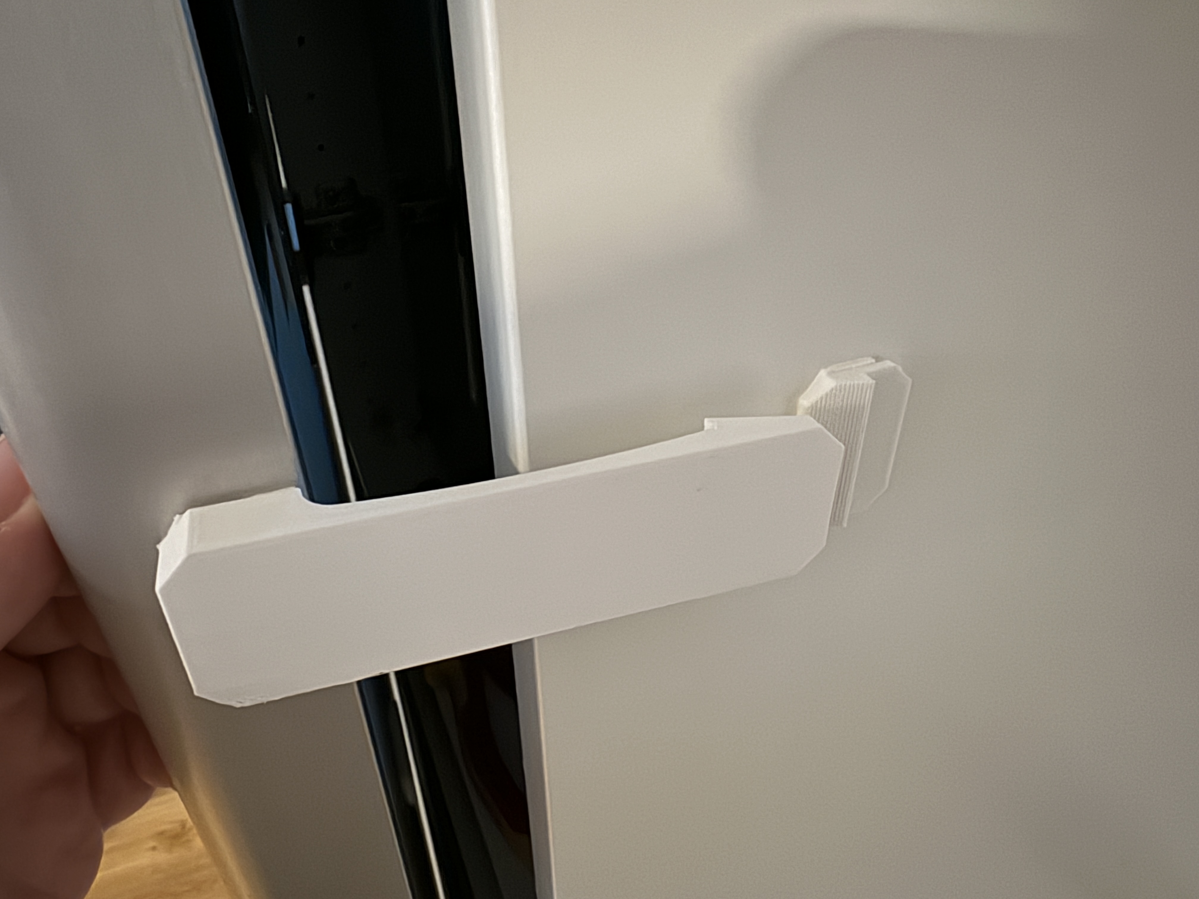 (Very) simple child lock by Jannomag | Download free STL model ...