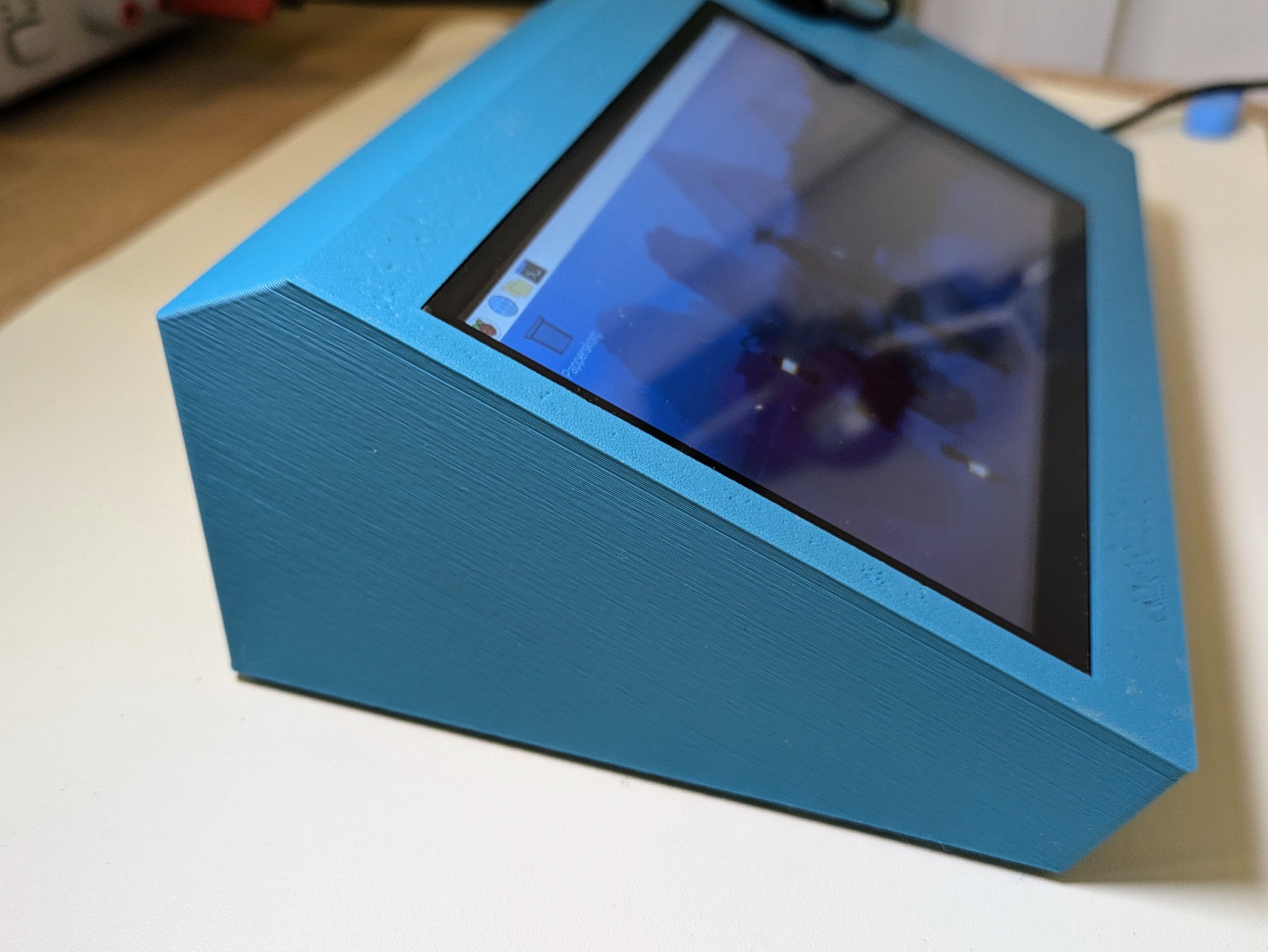 Enclosure for Raspberry Pi with 7" screen by mach | Download free STL ...