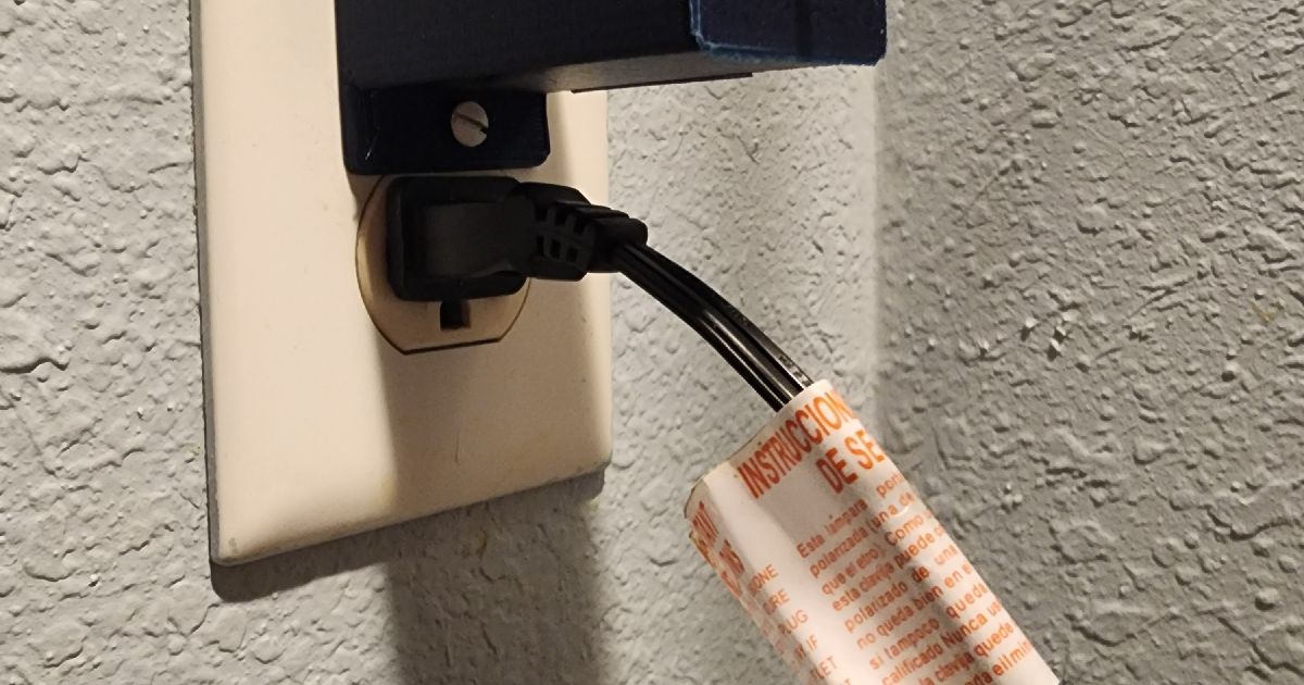 Blink Plug-In Device Lock by B3dlam | Download free STL model ...