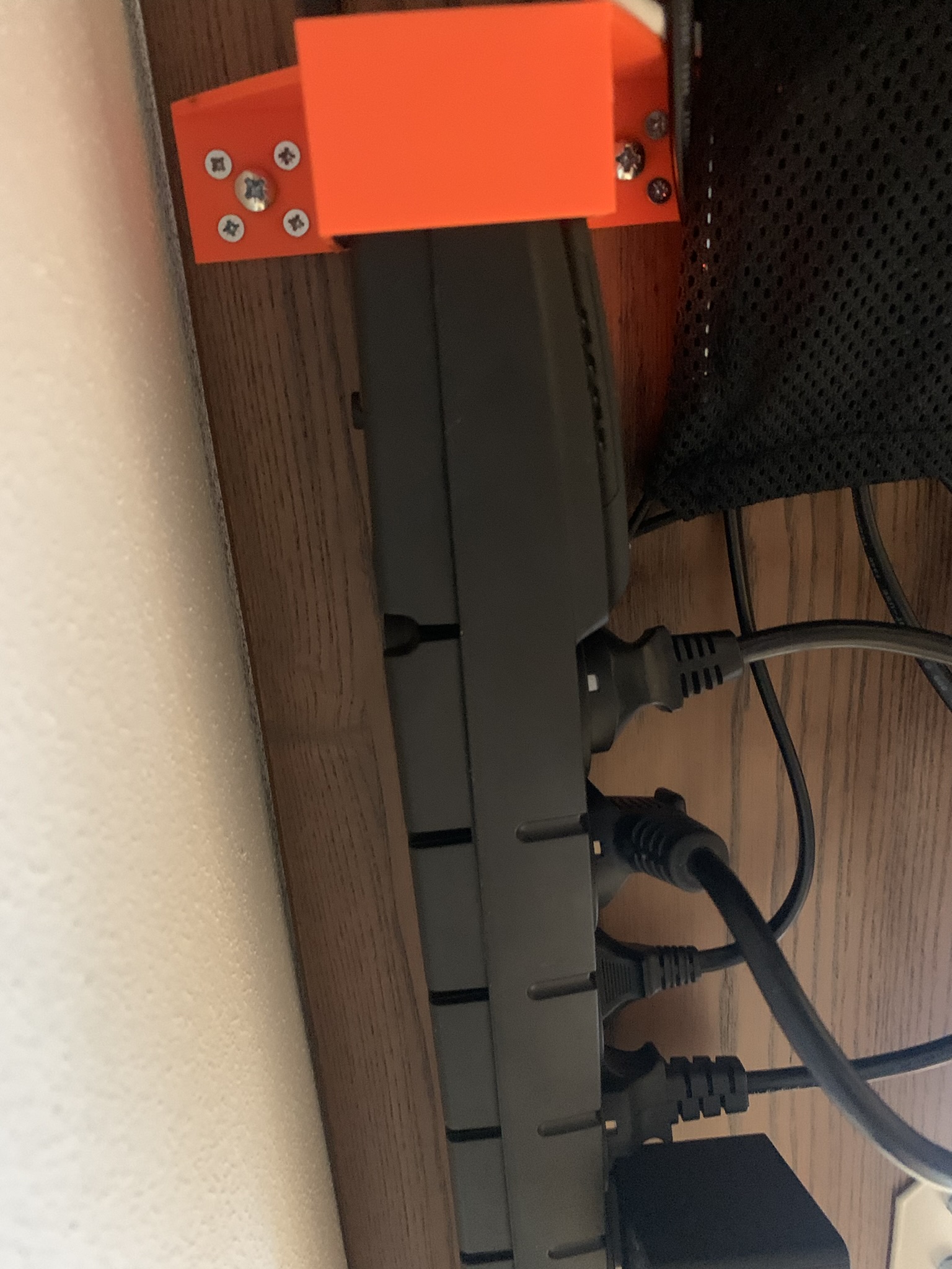 Emos surge protector mount by VVlasy | Download free STL model ...