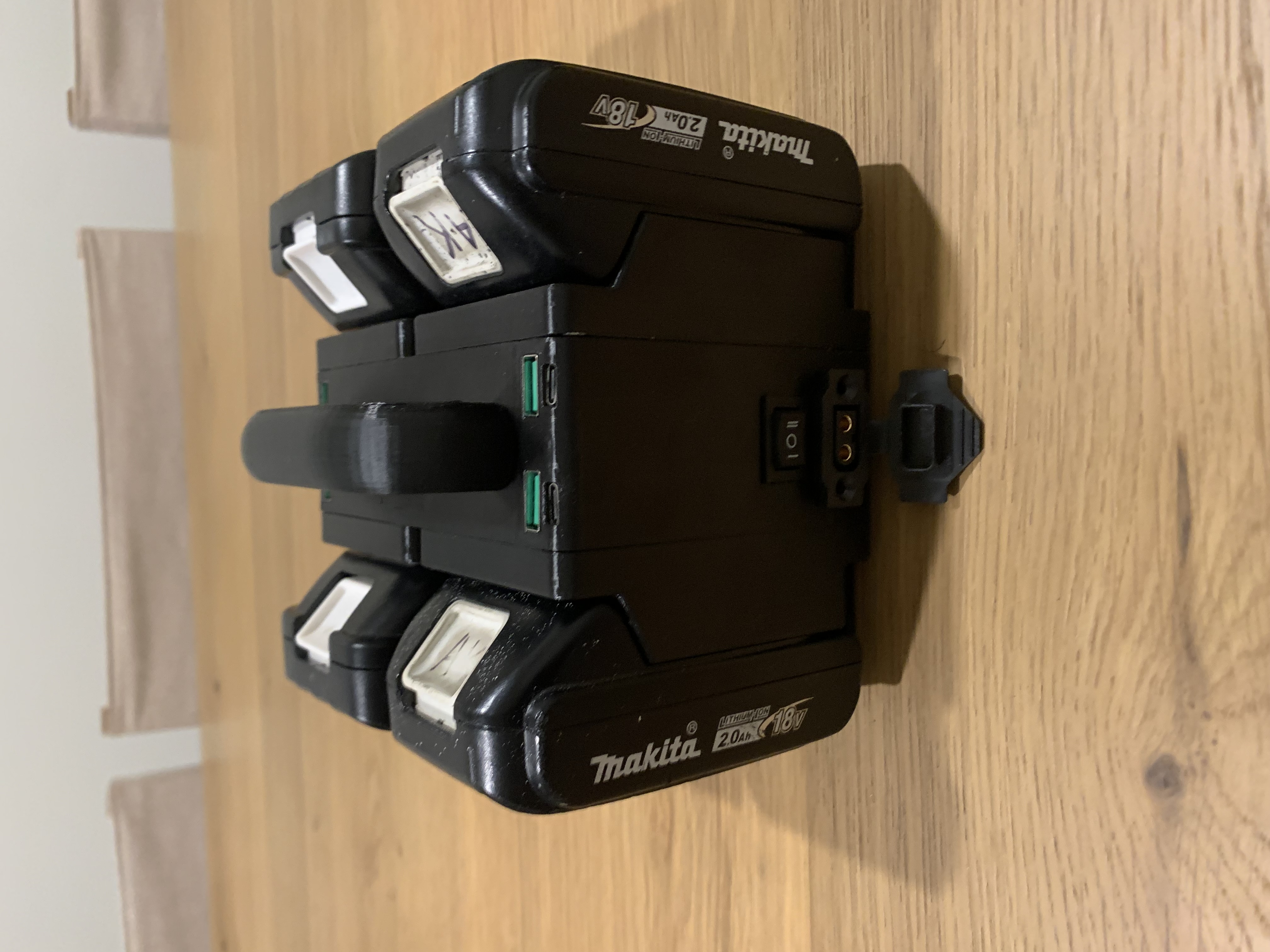 Makita Power Station - Type A & C Fast Charging, Quick connect for 120V ...