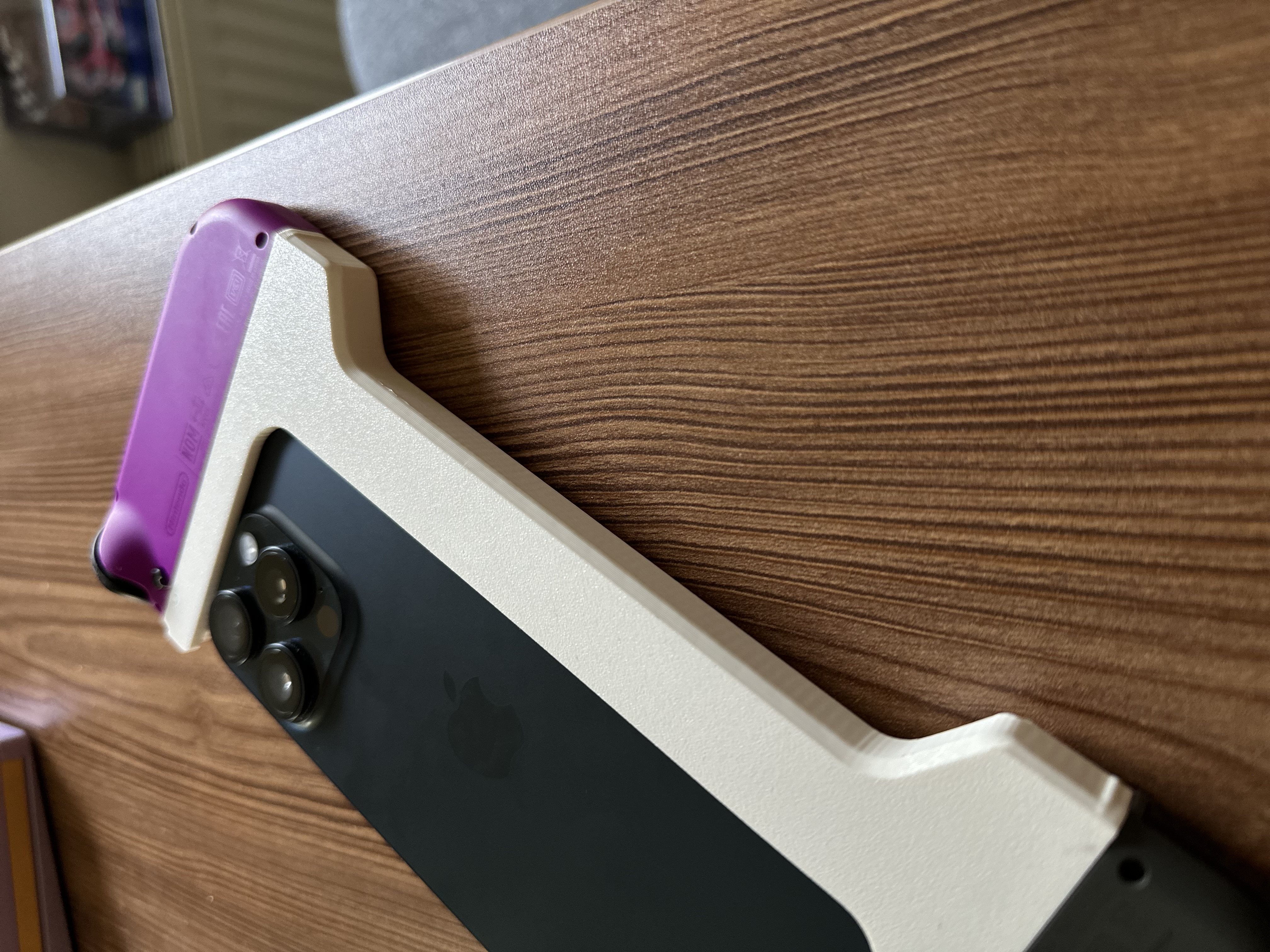 Nintendo Switch JoyCon grip for iPhone 15 Pro Max by JohnyMartini ...