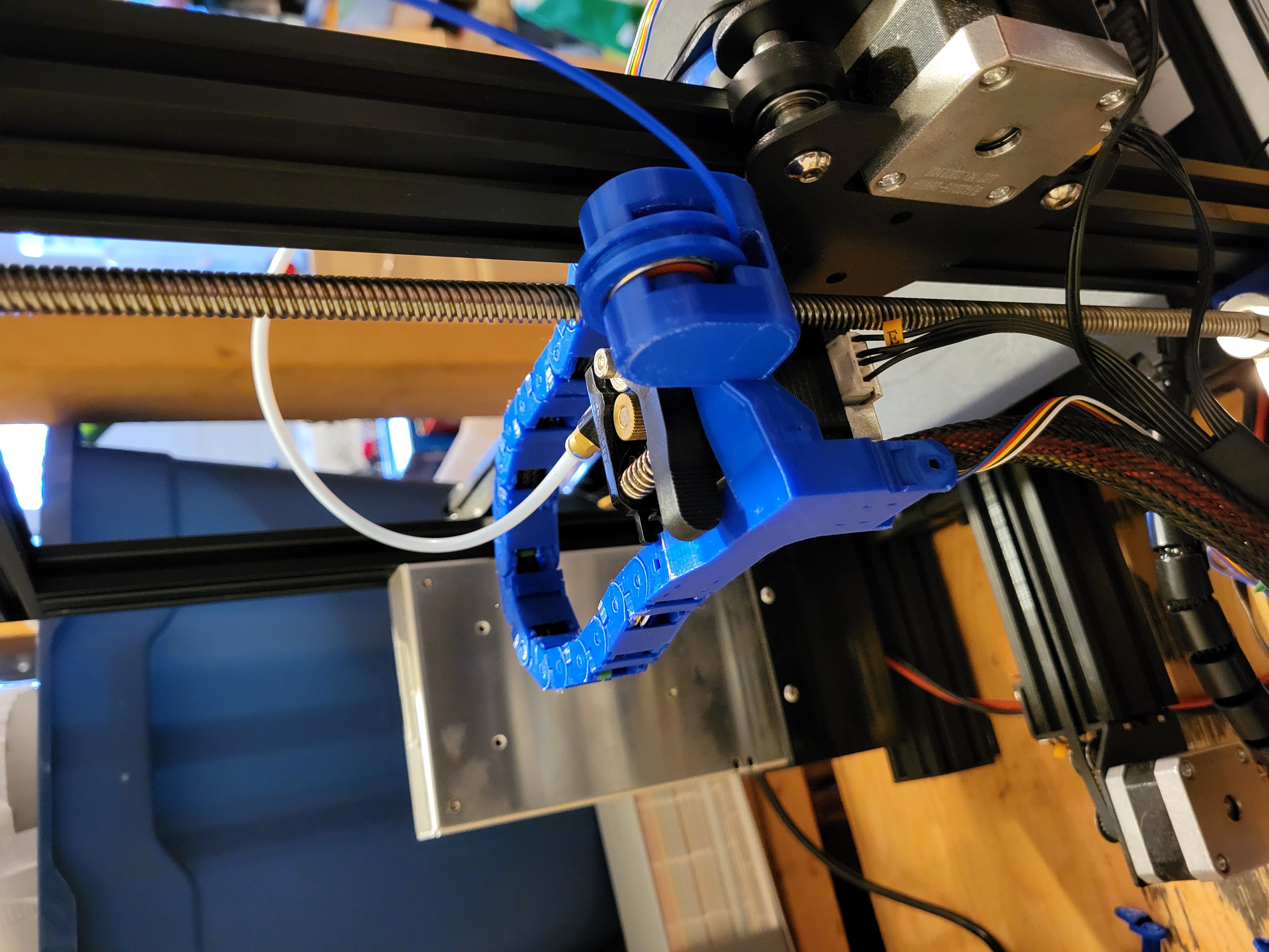 Filament guide/Extruder cable chain mount for Ender 3 pro by Shockwave ...