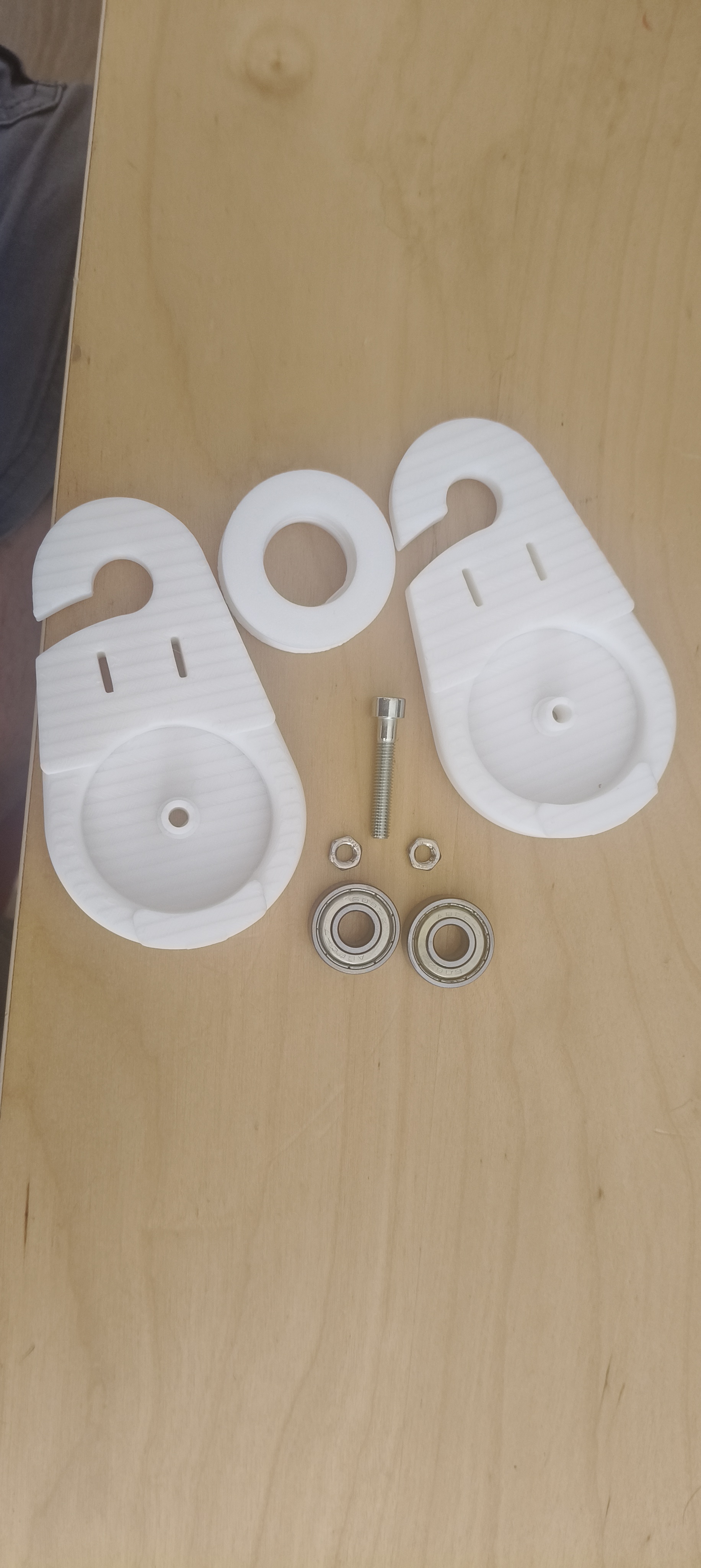 Pulley and integrated hook by maarten | Download free STL model ...