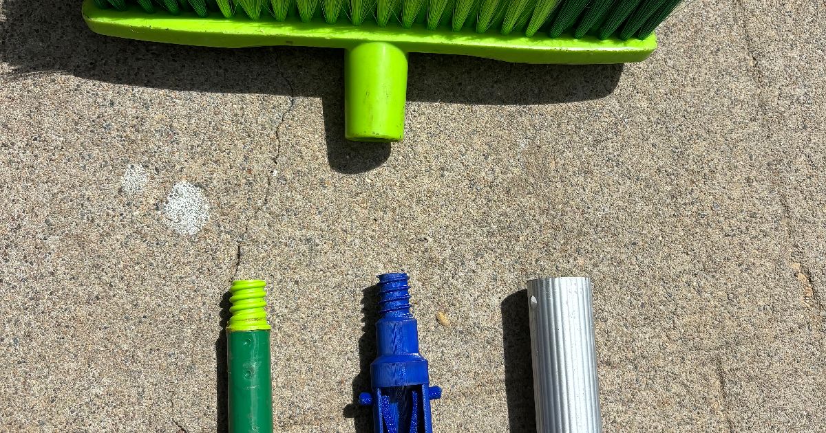 Pool pole broom adaptor by chicken-kiev | Download free STL model ...