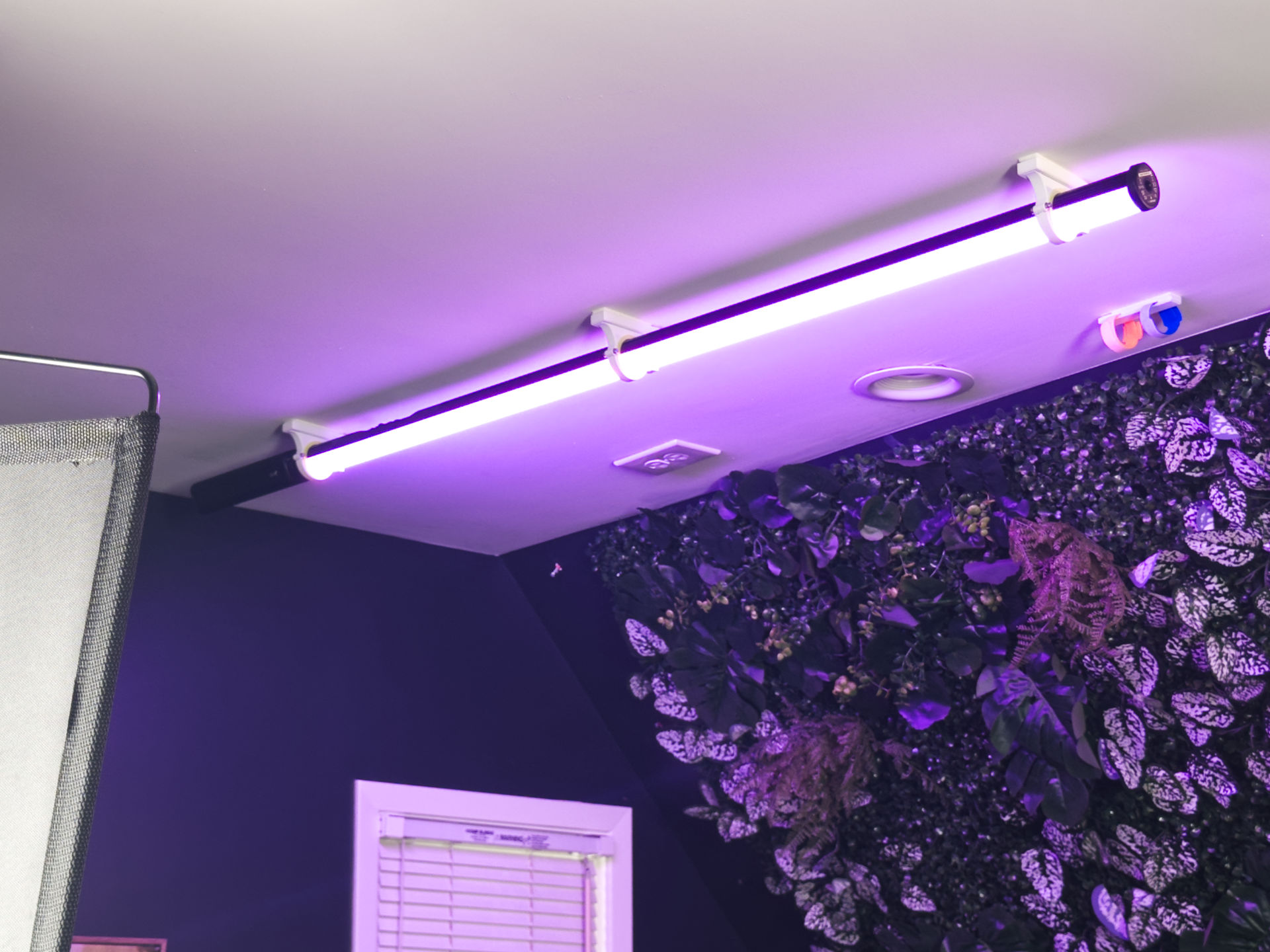 Amaran T4c LED Tube Command Strip Mount by rh224 | Download free STL ...