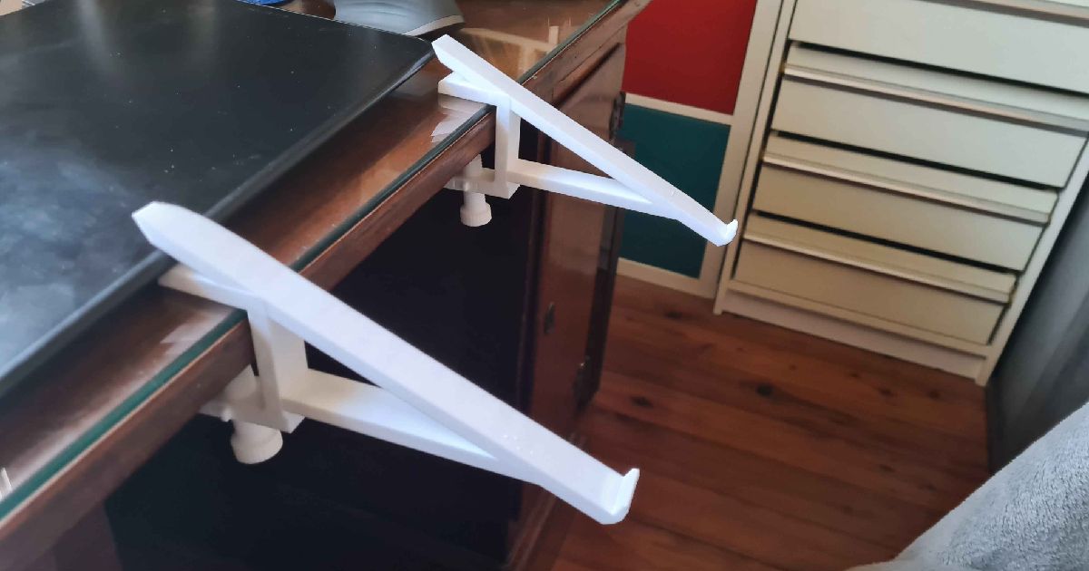 moderately engineered desk clamp drawing table holder by Shaun Hillberg ...