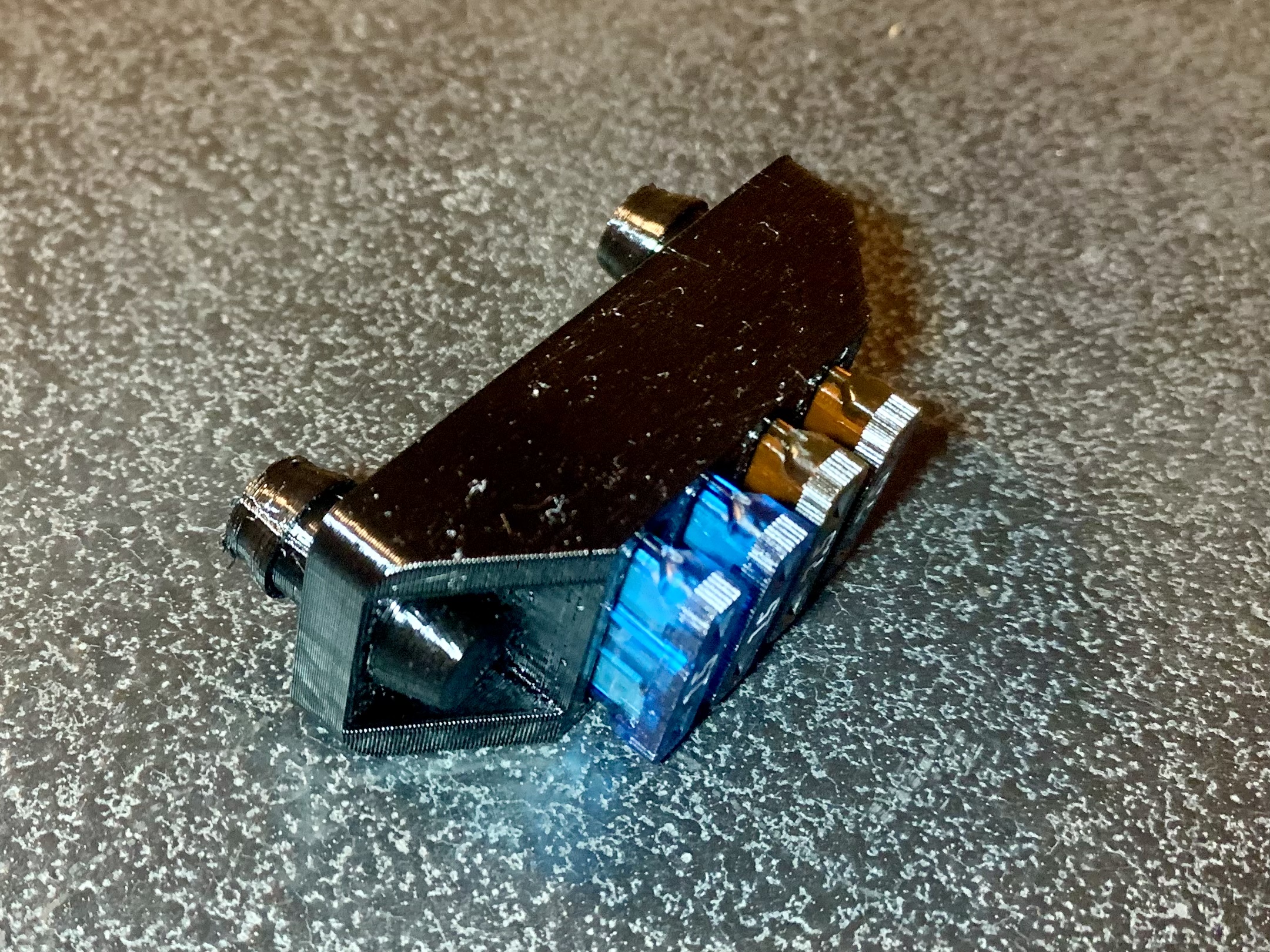 Blade Fuse Holder von FifthOrb | Kostenloses STL-Modell herunterladen ...
