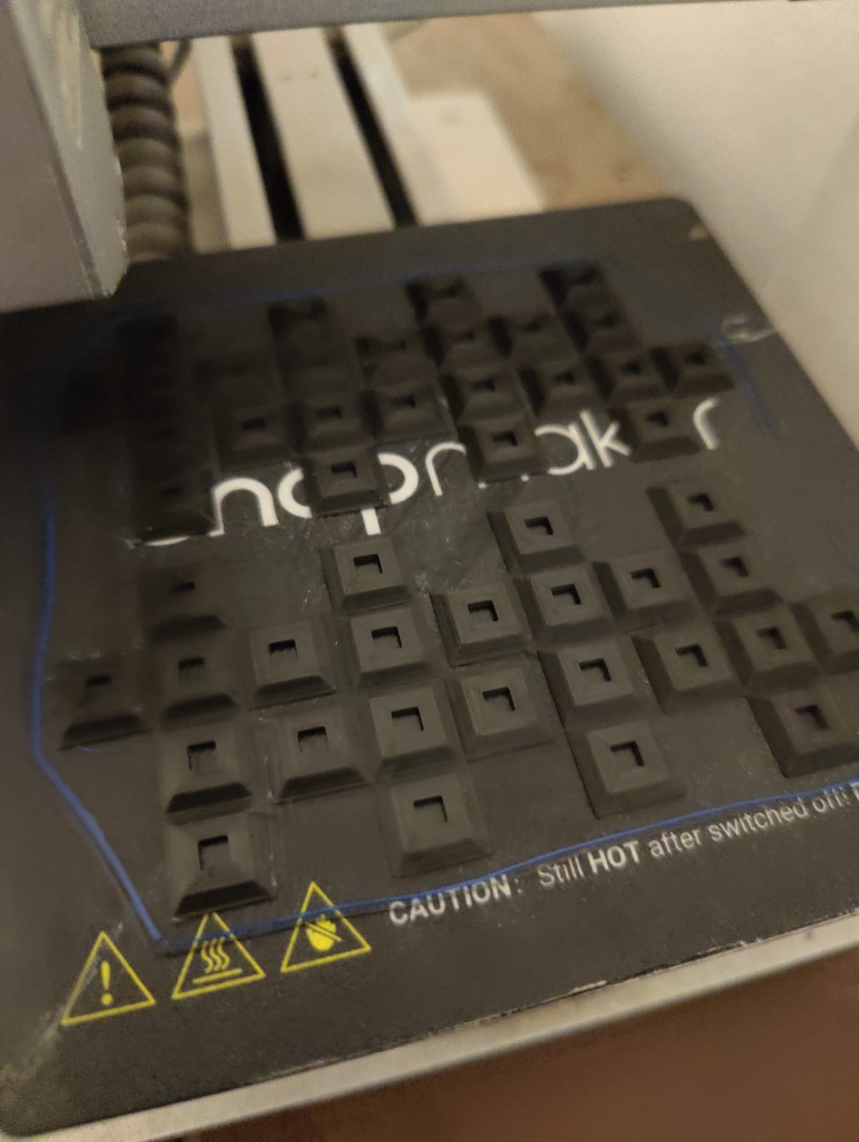 Foldable D6 Spike pattern dual color by Blobishly | Download free STL ...