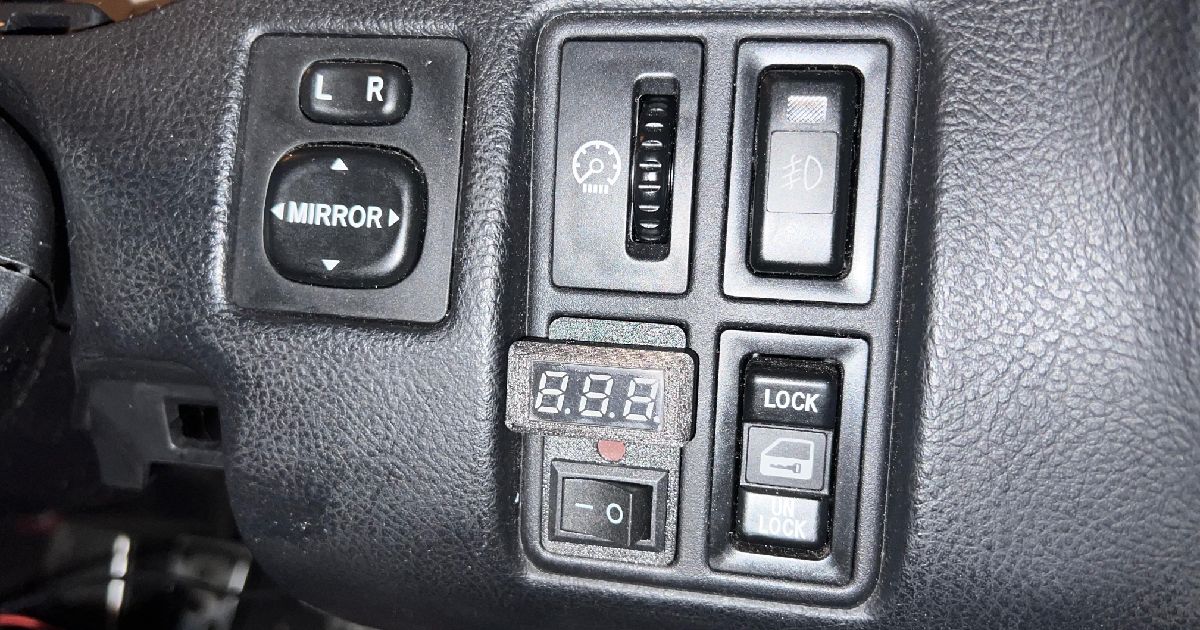 Toyota MR2 MRS spyder ZZW30 dash USB charger and voltmeter with switch by jon | Download free ...