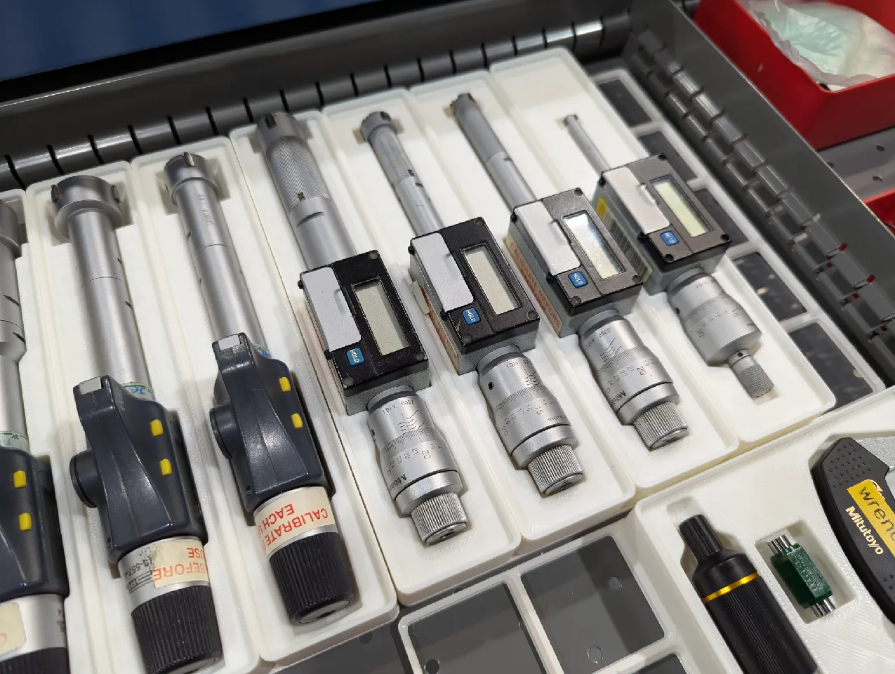 Gridfinity Mitutoyo 468 Digital Bore Micrometers by eperrin | Download ...