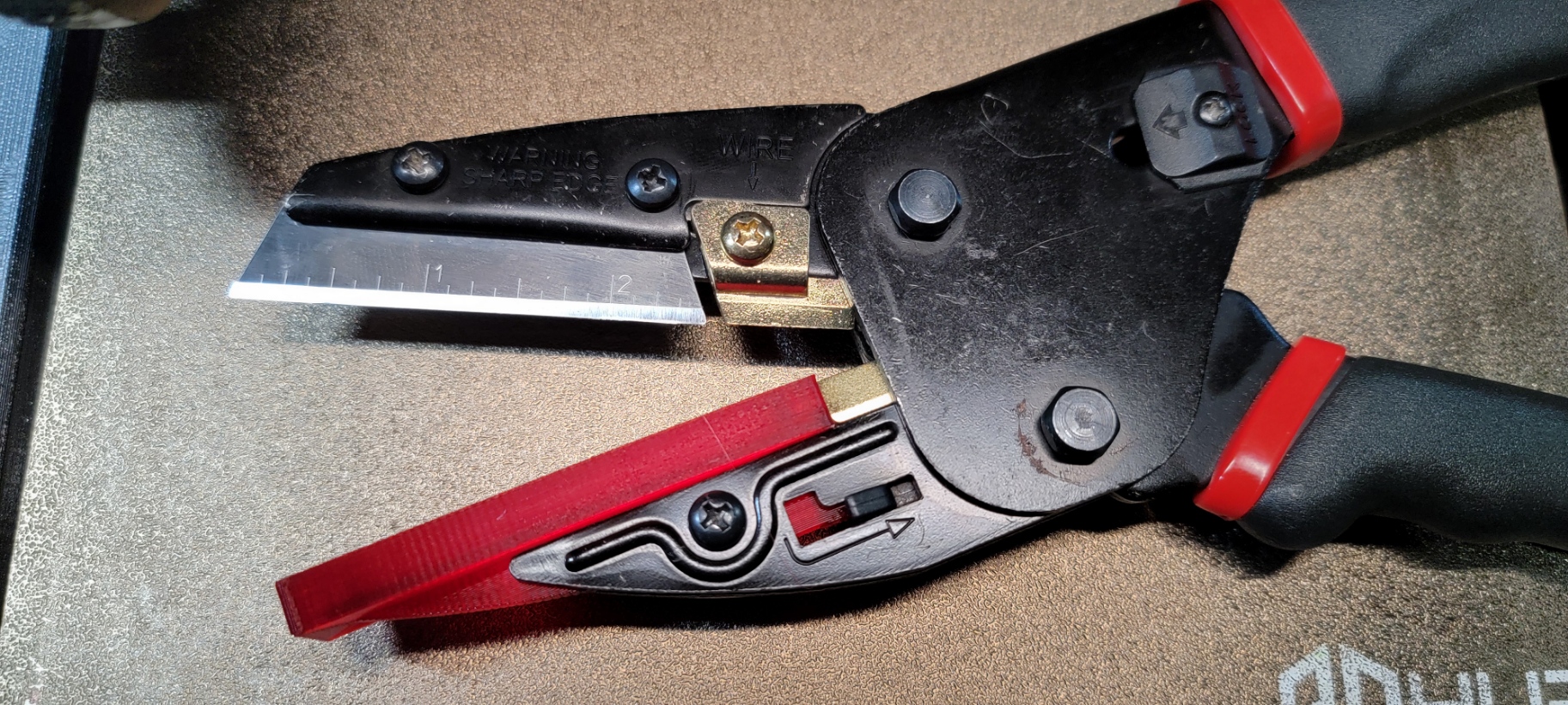 Utility Razor Cutter Anvil par Jynxx13 | Téléchargez gratuitement un ...