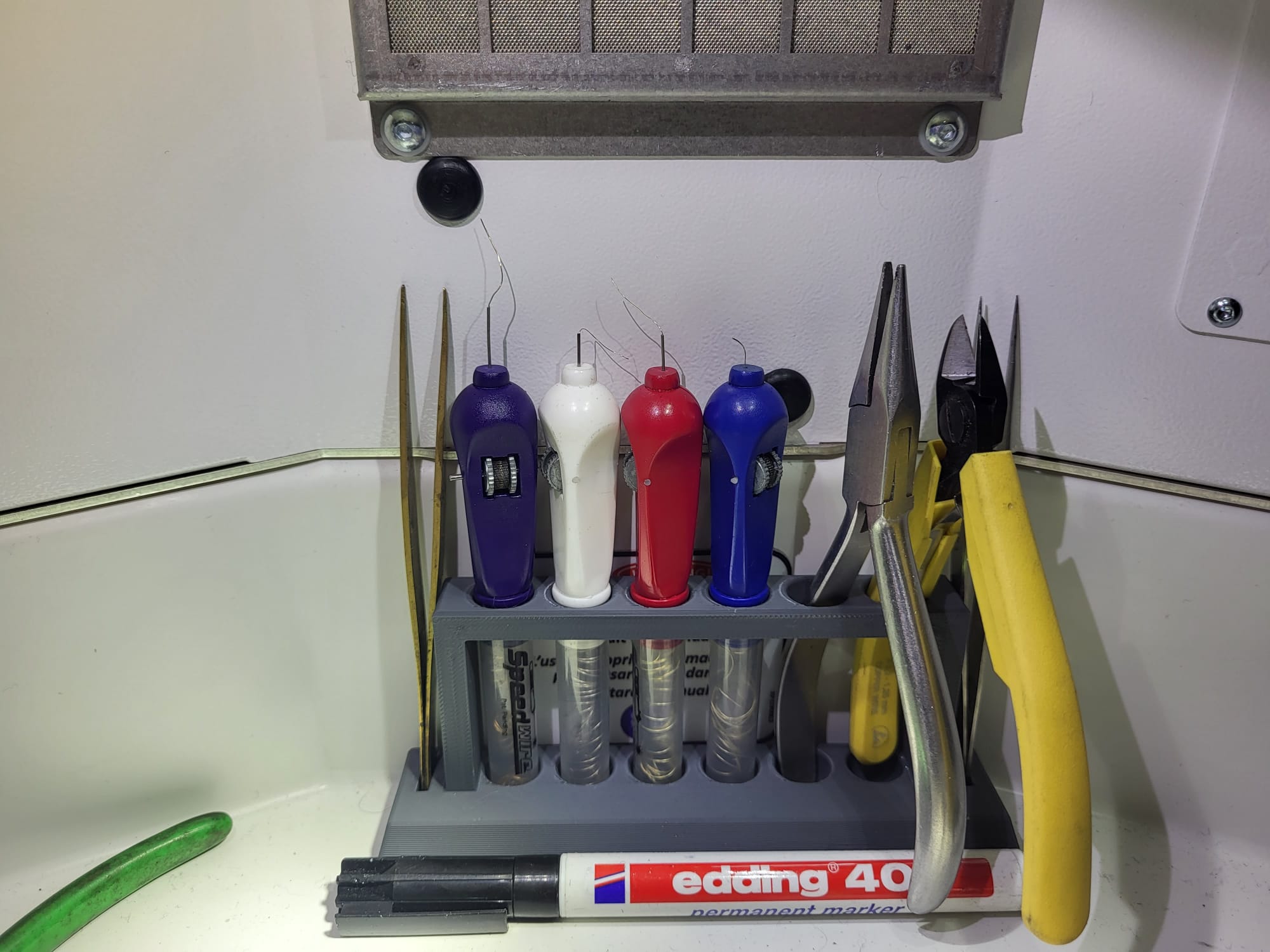Speedwire and pliers stand for laser welder by Sander | Download free ...