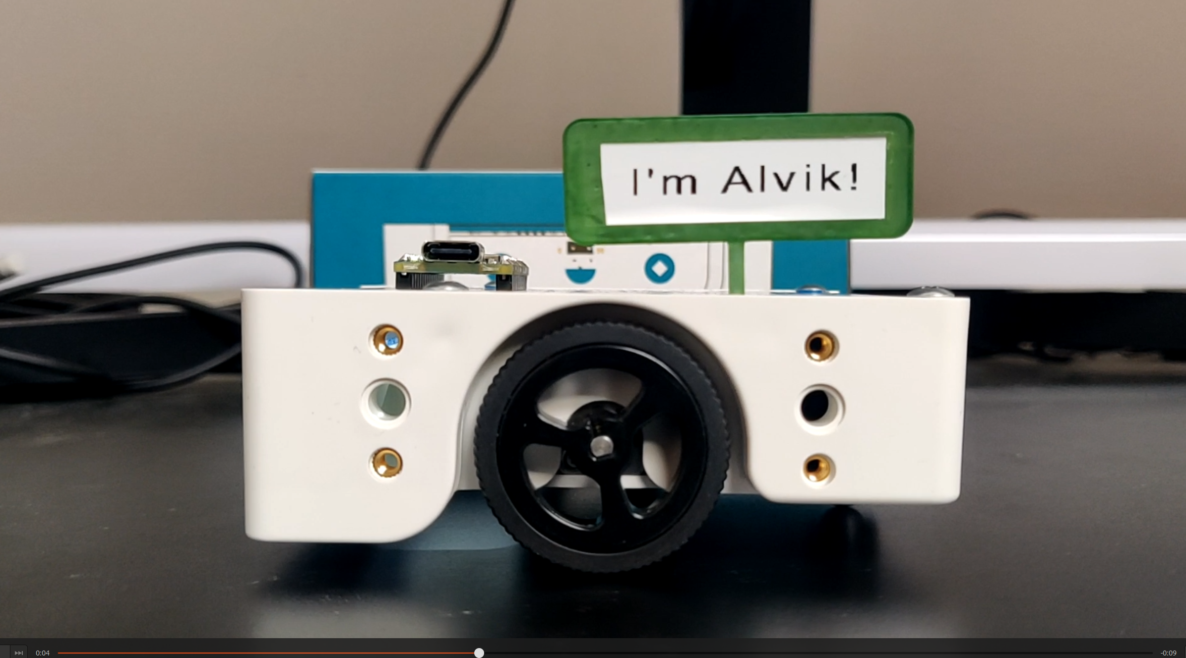 Alvik Robot - Dymo Sign by Julián Caro Linares | Download free STL model | Printables.com