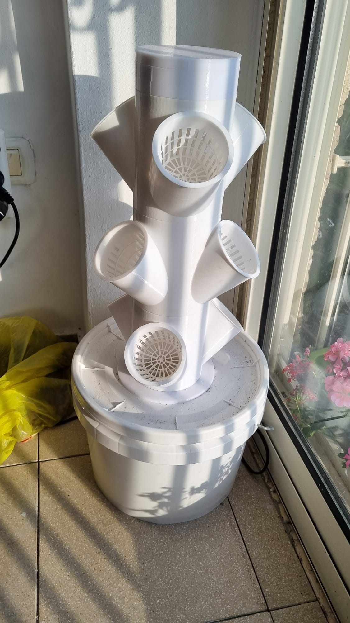 hydroponic tower by Ron Feldman | Download free STL model | Printables.com