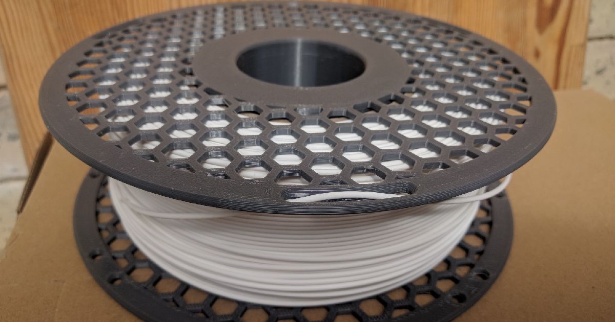 Parametric reusable filament master spool (adjusted to fit eSun Refilament) by Yoggoth ...