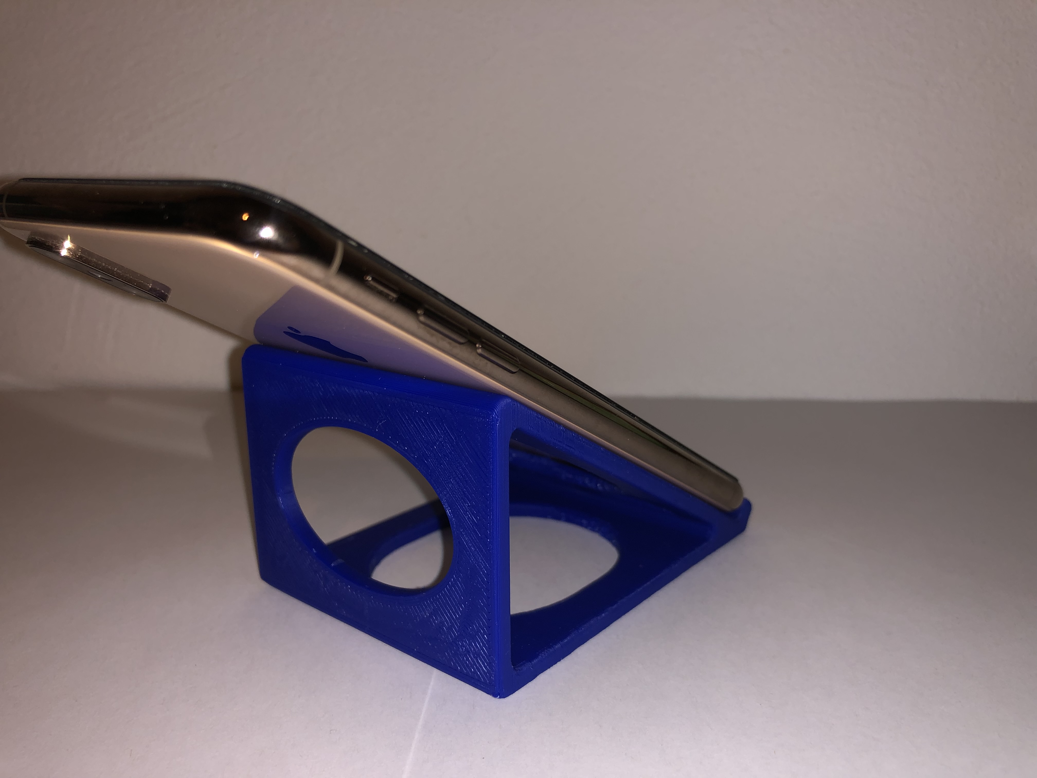 SIMPLE LOW PHONE STAND by SweetPrints | Download free STL model ...