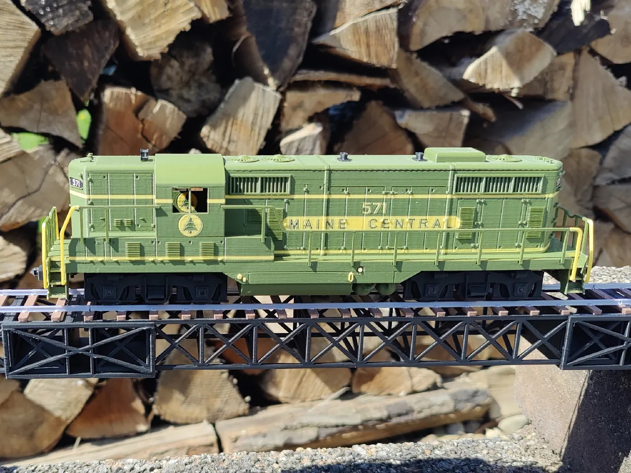GP7 Locomotive Body - AMS Maine Central Livery by nullrails | Download ...