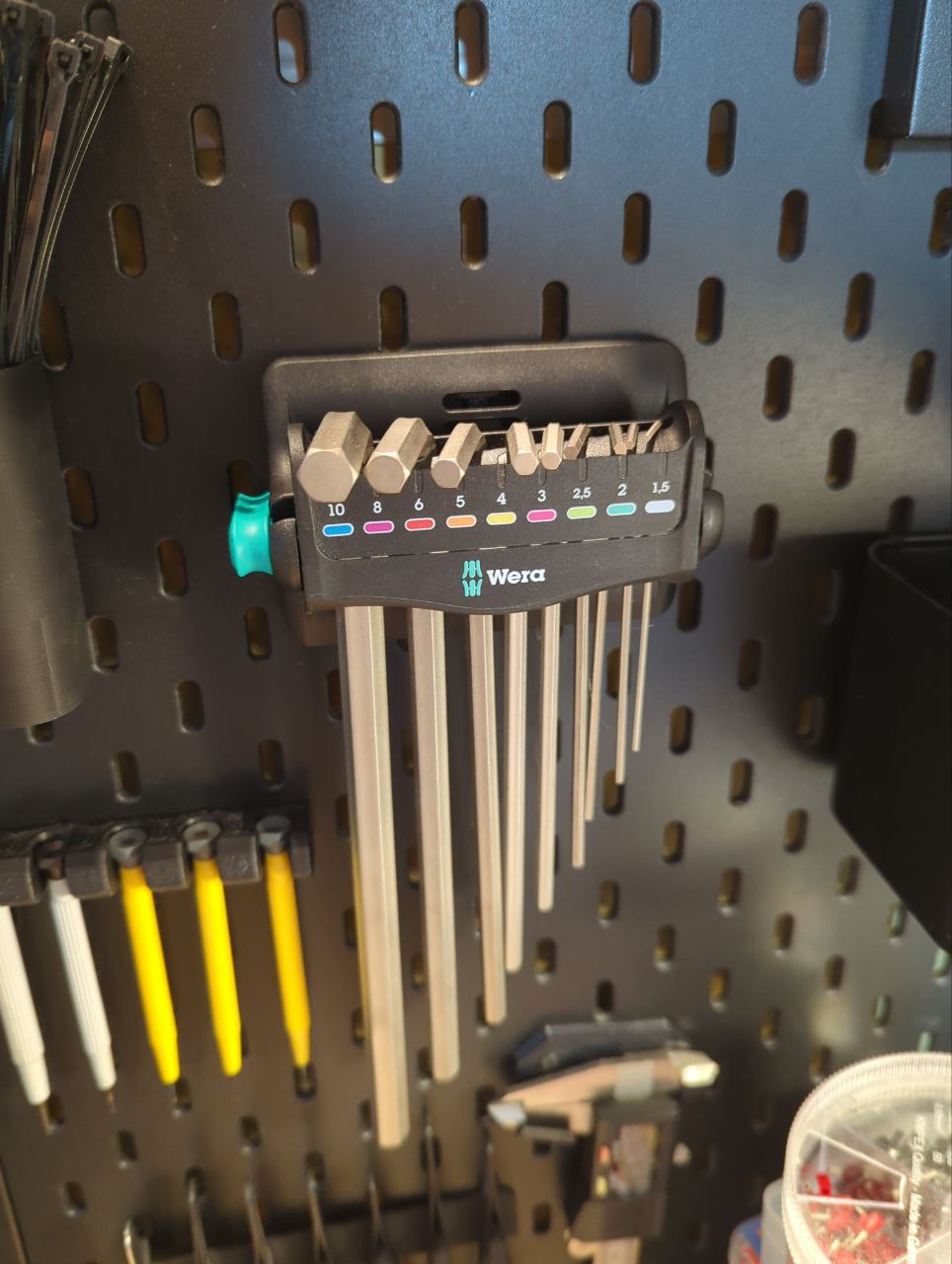 Wera ADV Hex-Plus set IKEA Skadis Mount by KYBERWERK | Download free ...