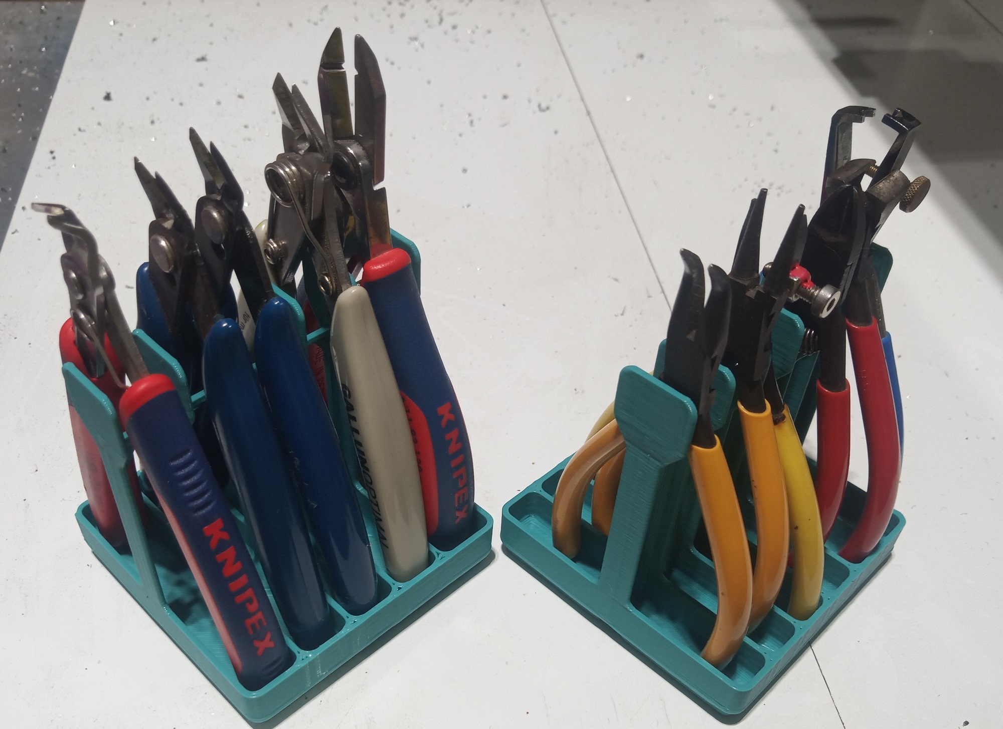 Gridfinity Nippers Pliers Strippers Rack 2x2 by Toby N. | Download free ...