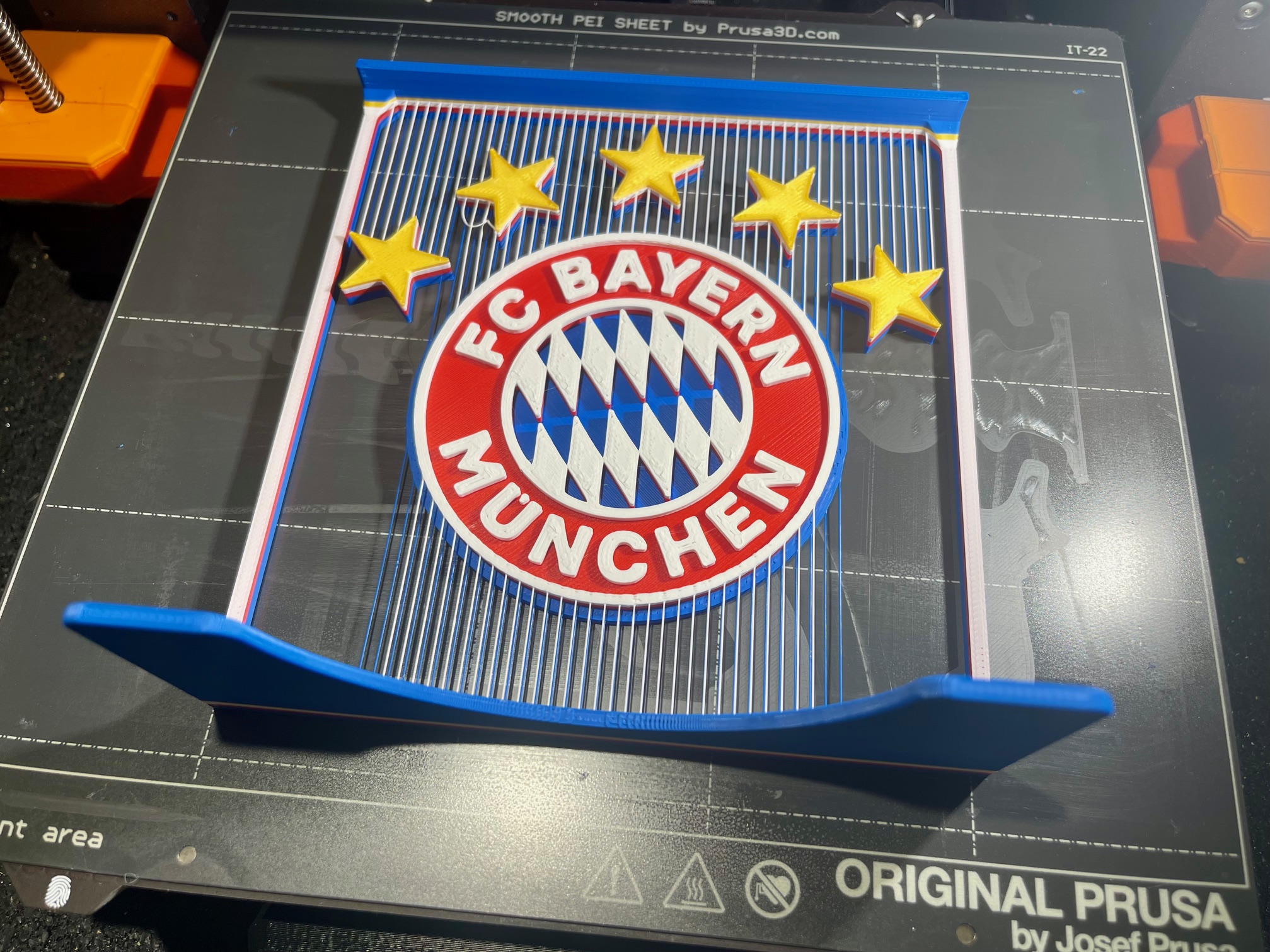 Floating Crest - FC Bayern München by vmLOGIC | Download free STL model ...