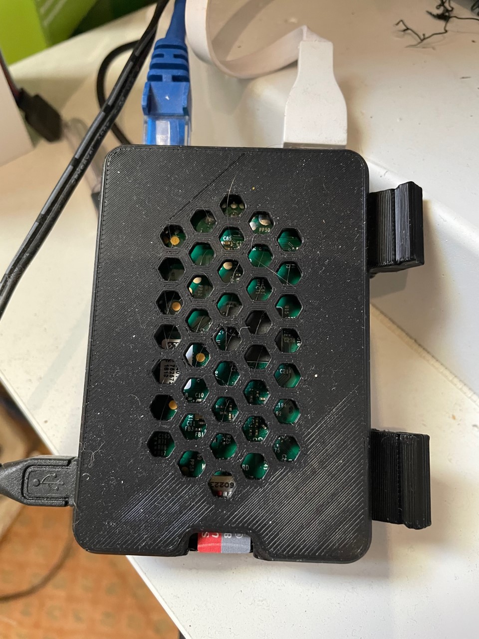 Pi 3B case with hook bracket for Prusa Mini by Andrew Pawelski ...