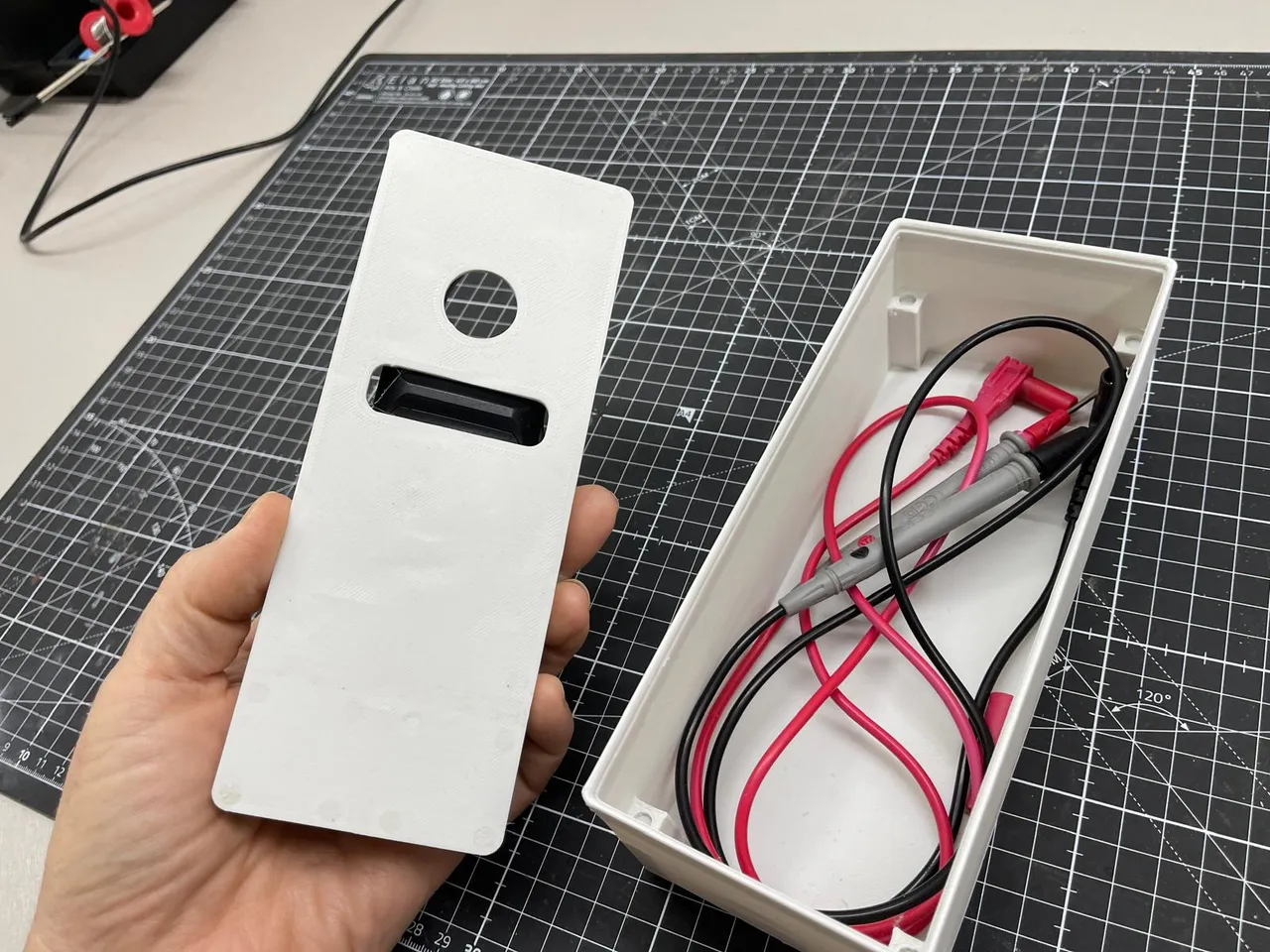 Gridfinity base tester multimetro by Makezings | Download free STL ...