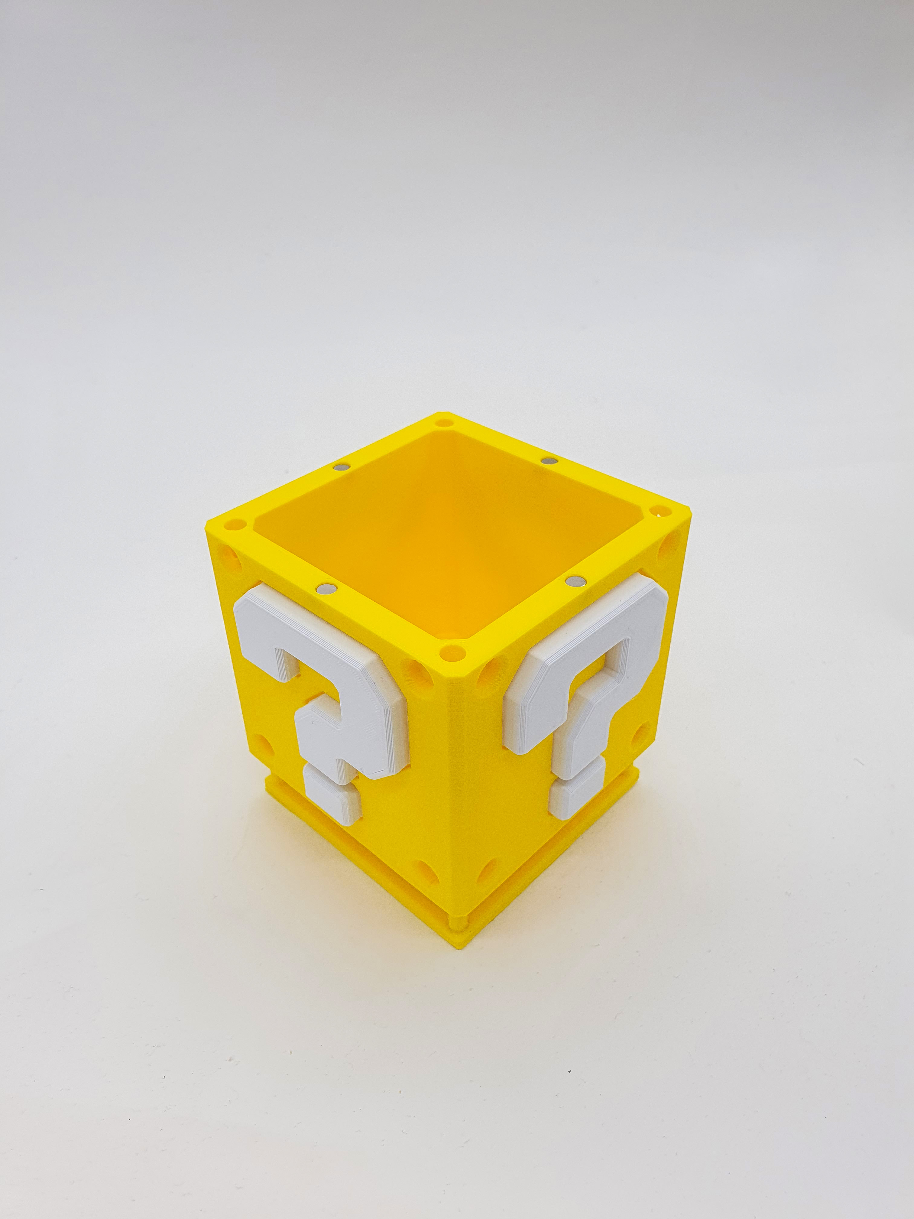 Super mario box piggy bank by Em_anu_3D | Download free STL model ...