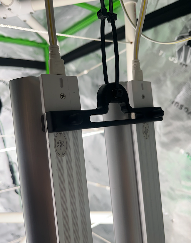 Barrina T8 Grow Light Vertical Bracket for 2 Lights by TFro3 | Download ...
