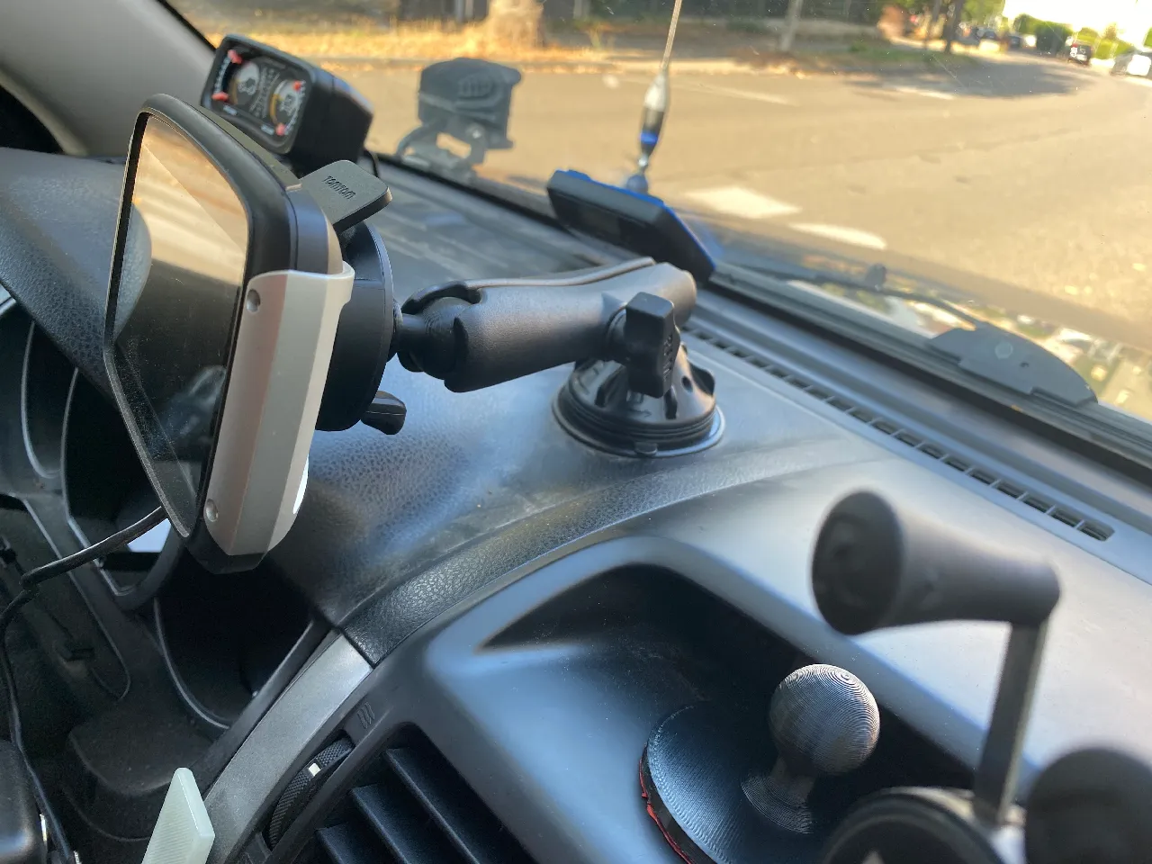 TomTom Rider 400 Mount to RAM by EverythingGlows | Download free STL ...