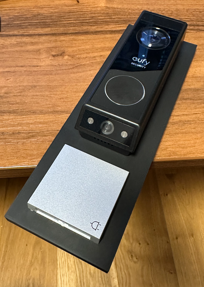 Gira E2 Frame incl. Eufy Video Doorbell E340 by rmprinting | Download ...