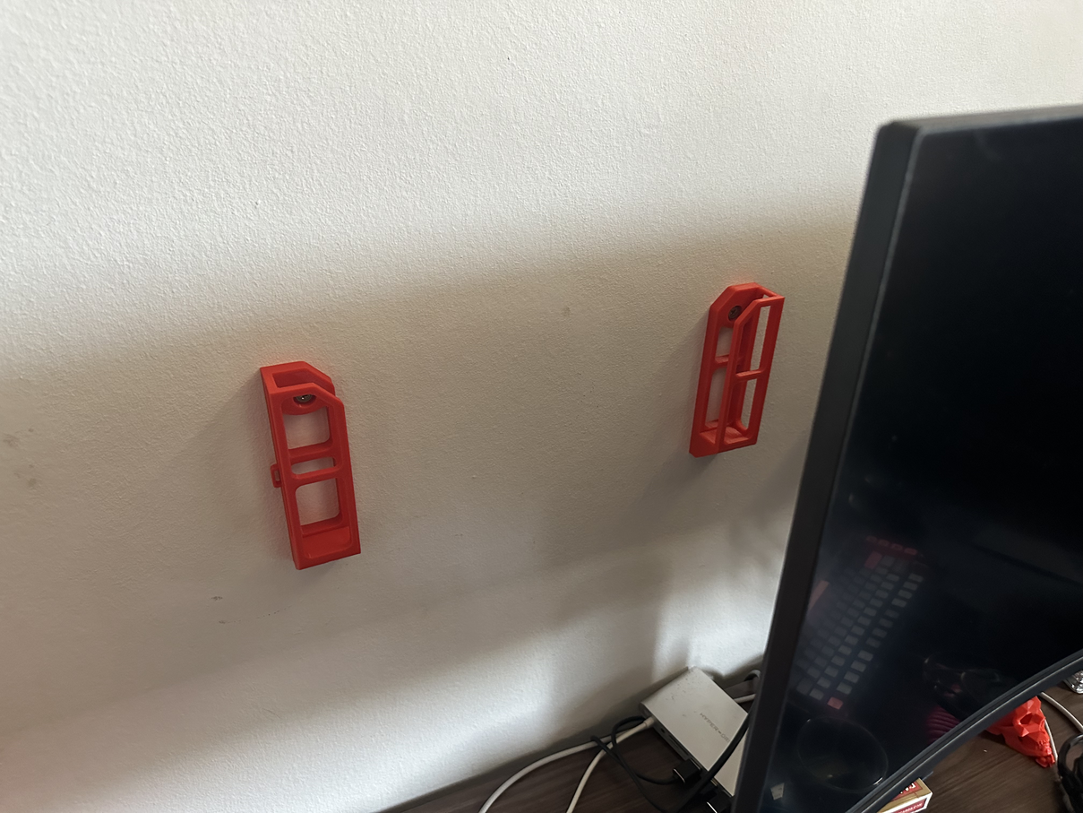 M1 16" Inch Macbook Pro Wall Mount v2 by PandaAttack | Download free ...