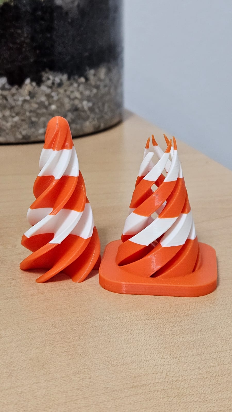 Passthrough Traffic Cone Fidget (+200% size) von GemoGens | Kostenloses ...