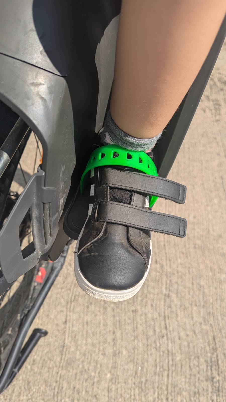 Hamax Chill footstrap by Erika Gili | Download free STL model ...