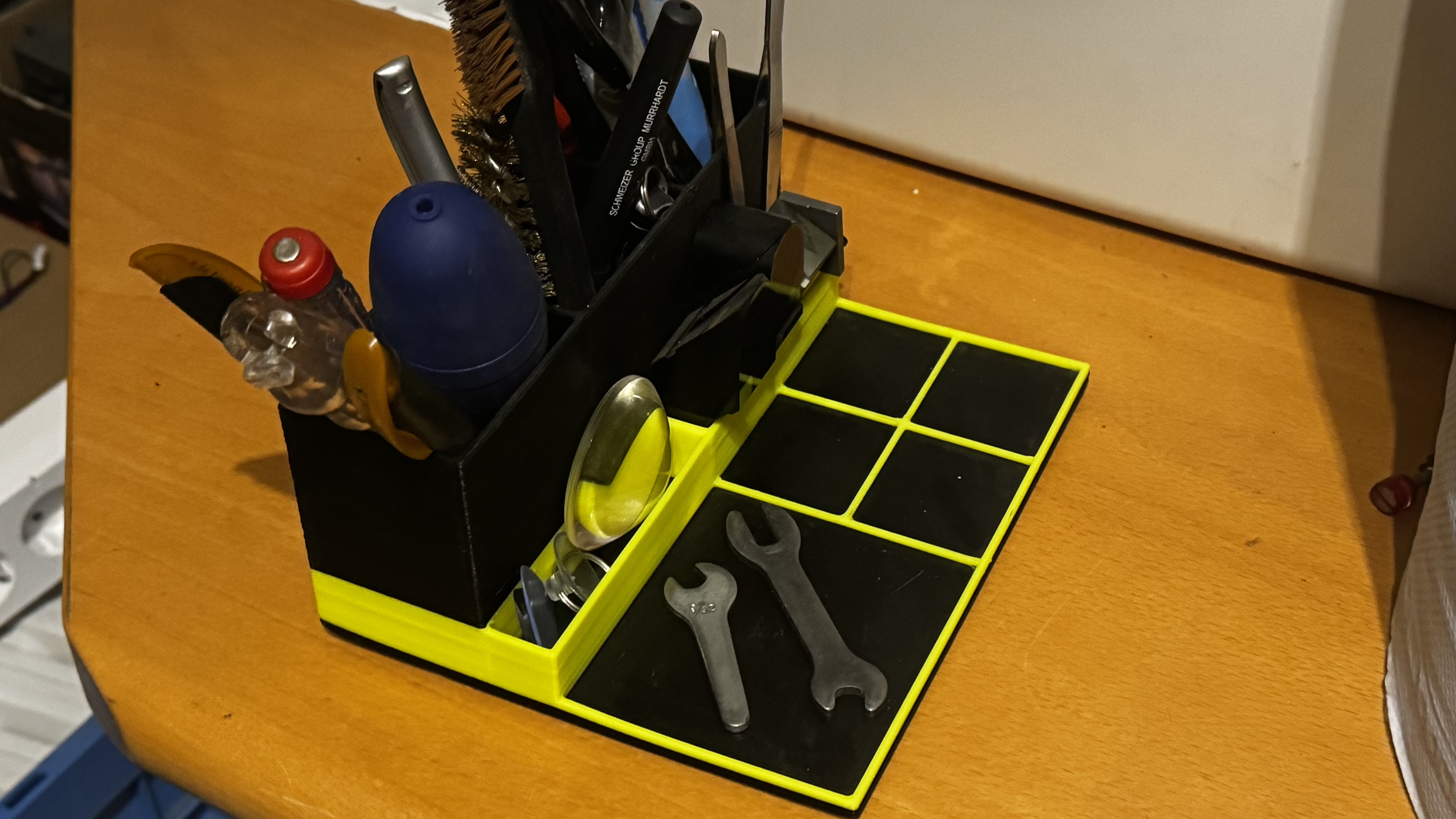 Desktop Workbench Organizer by gbomacfly | Download free STL model ...