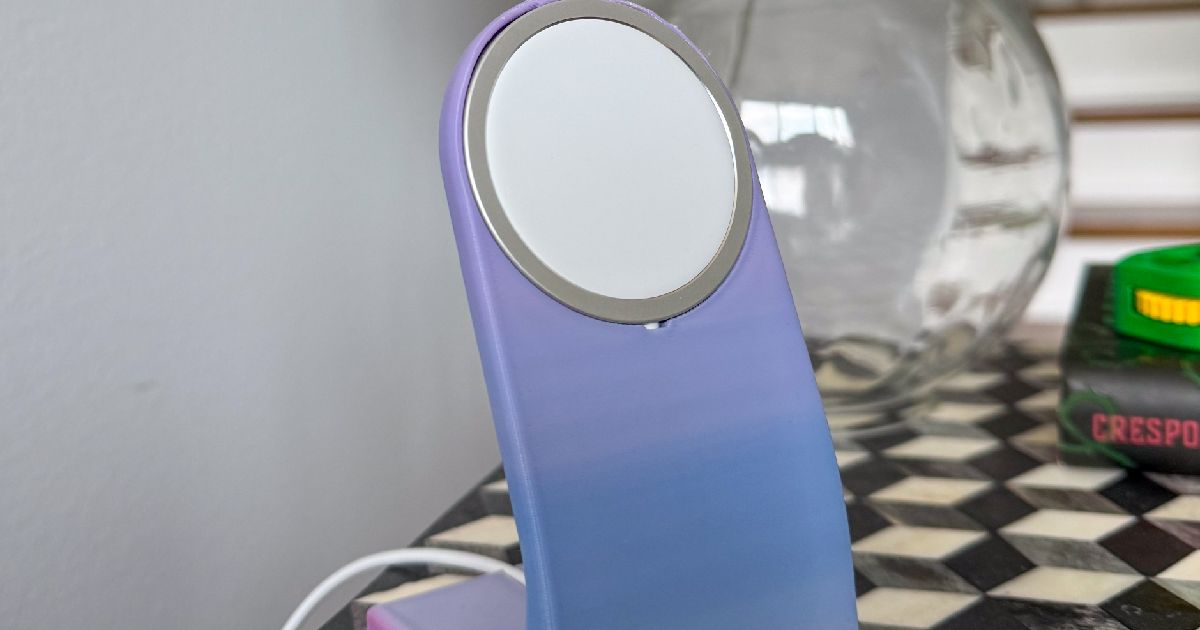 MagSafe Charging Stand - The Puck by BakedBean3D | Download free STL ...