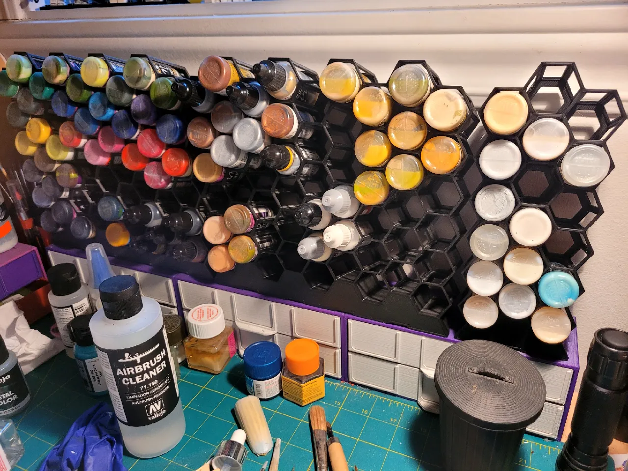 Paint Stand - 25mm - 3x6 by Electric Waster | Download free STL model ...