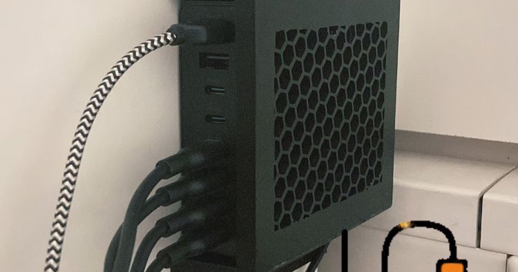 Bracket Wallmount for Rocoren Power Charger by f.wiesel | Download free ...